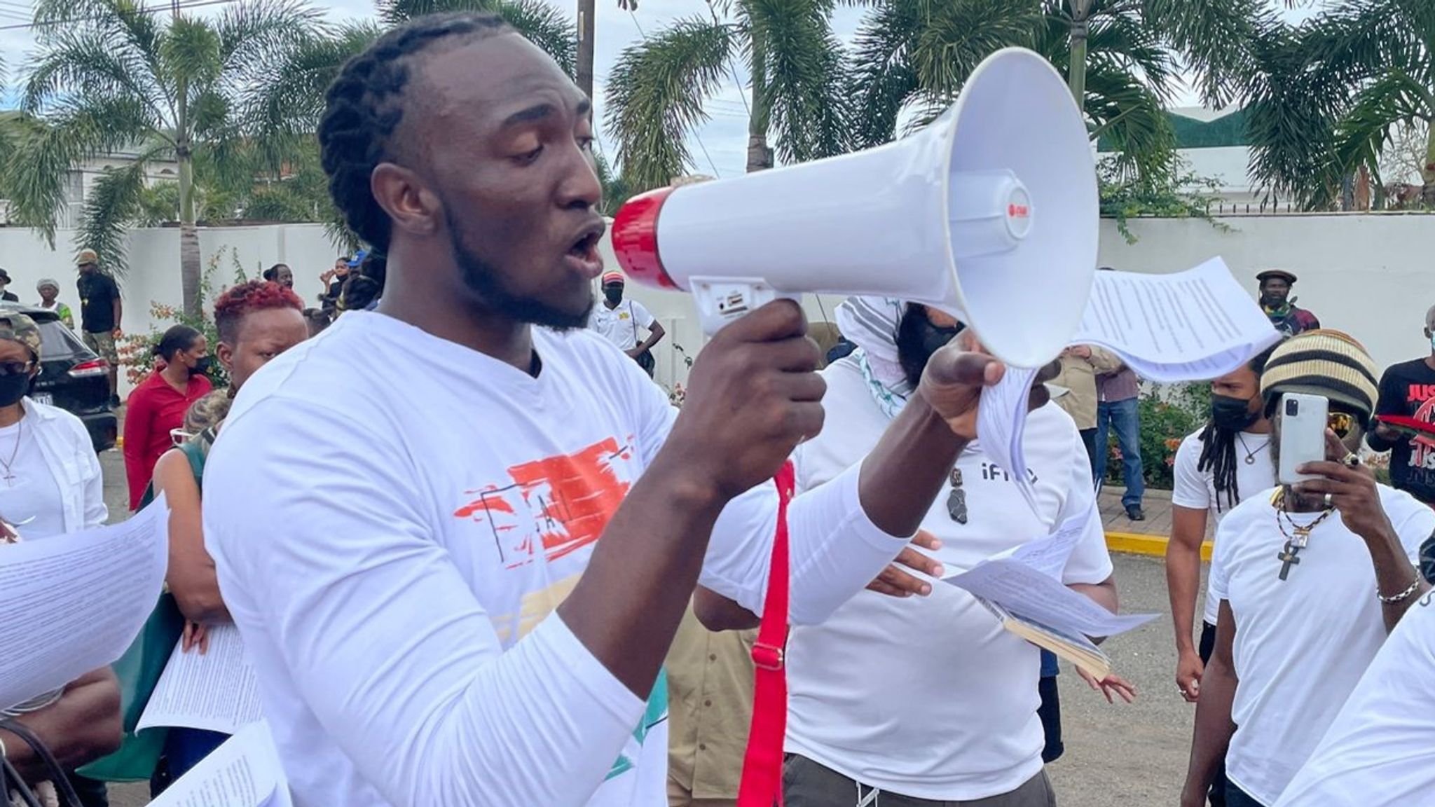 William and Kate: Protesters demand apology and reparations for Britain ...