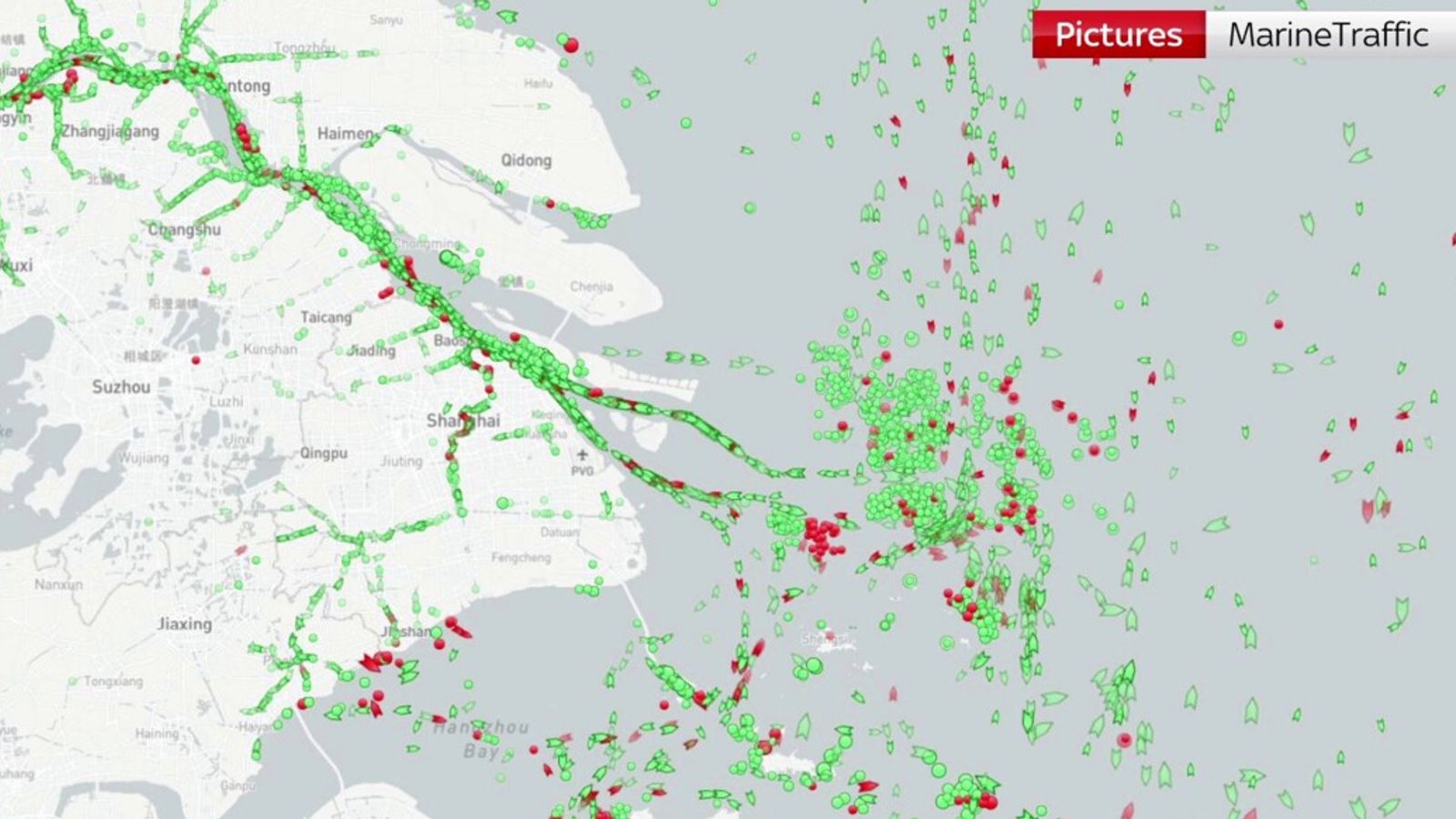 Shanghai port congestion grows as lockdown continues | News UK Video ...