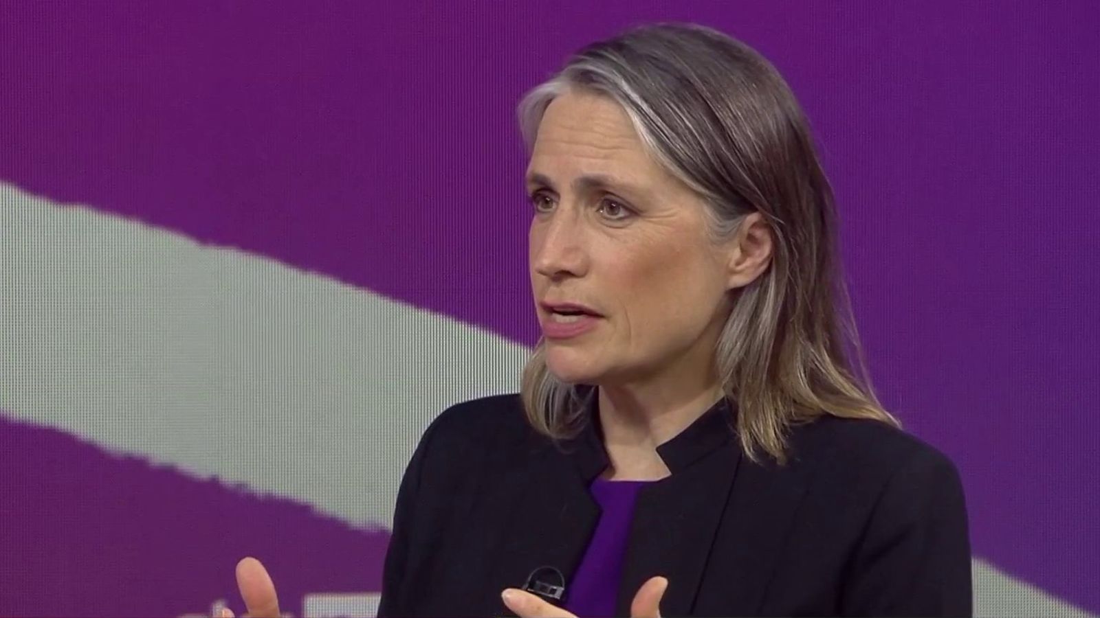 Beth Rigby interviews... Fiona Hill | World News | Sky News