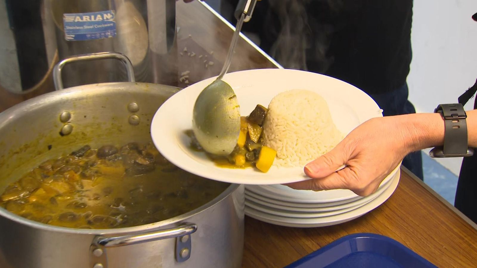 Cost of living crisis: Amount of food wasted by UK households revealed ...