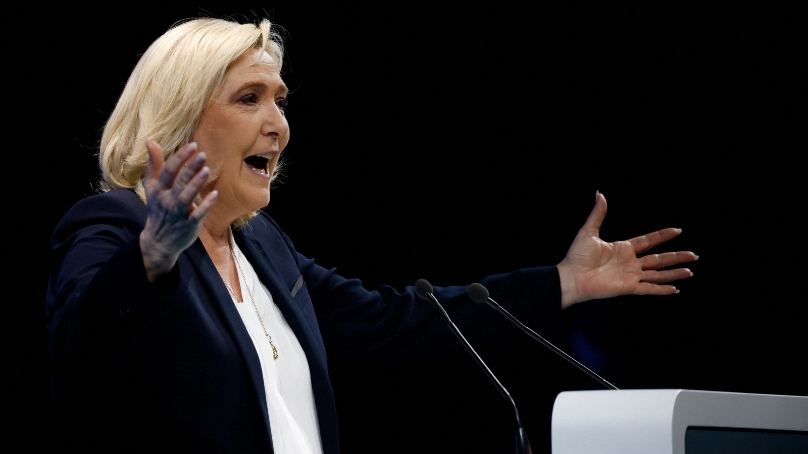 French Presidential Election Polls Show Le Pen Closing On Macron As