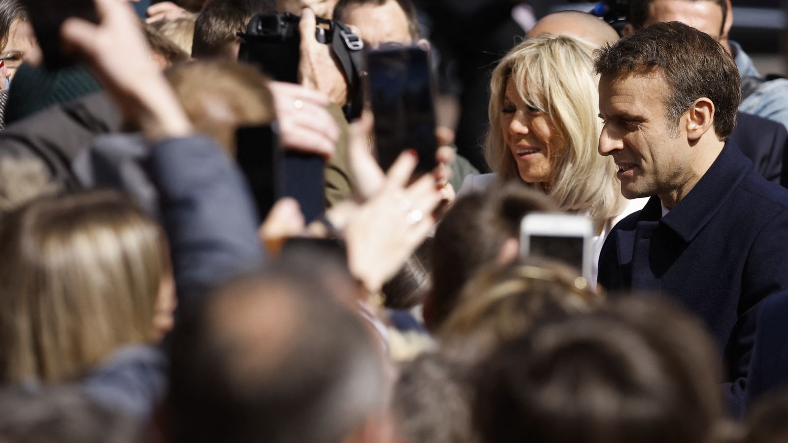 France presidential election: Emmanuel Macron faces far-right challenge ...