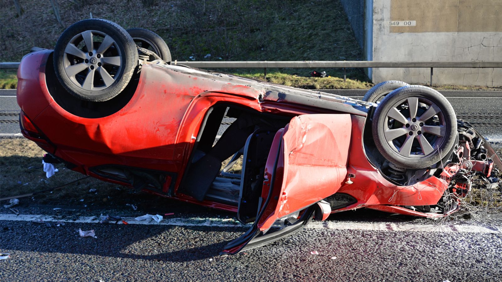 A1 crash: Drunk driver jailed after ploughing over bridge on to ...