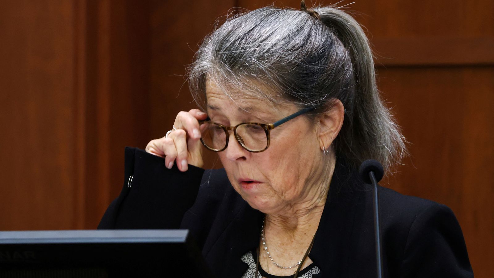 Johnny Depp's friend gets emotional in court - saying Amber Heard's ...