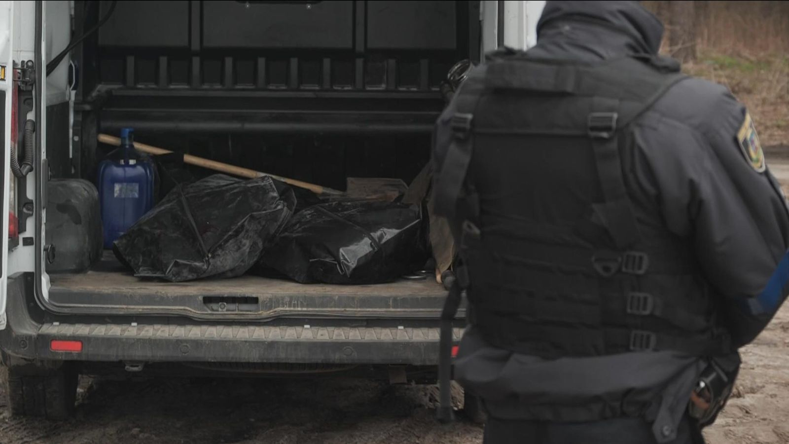 Ukraine war: Torture and execution with automatic weapons recorded as ...