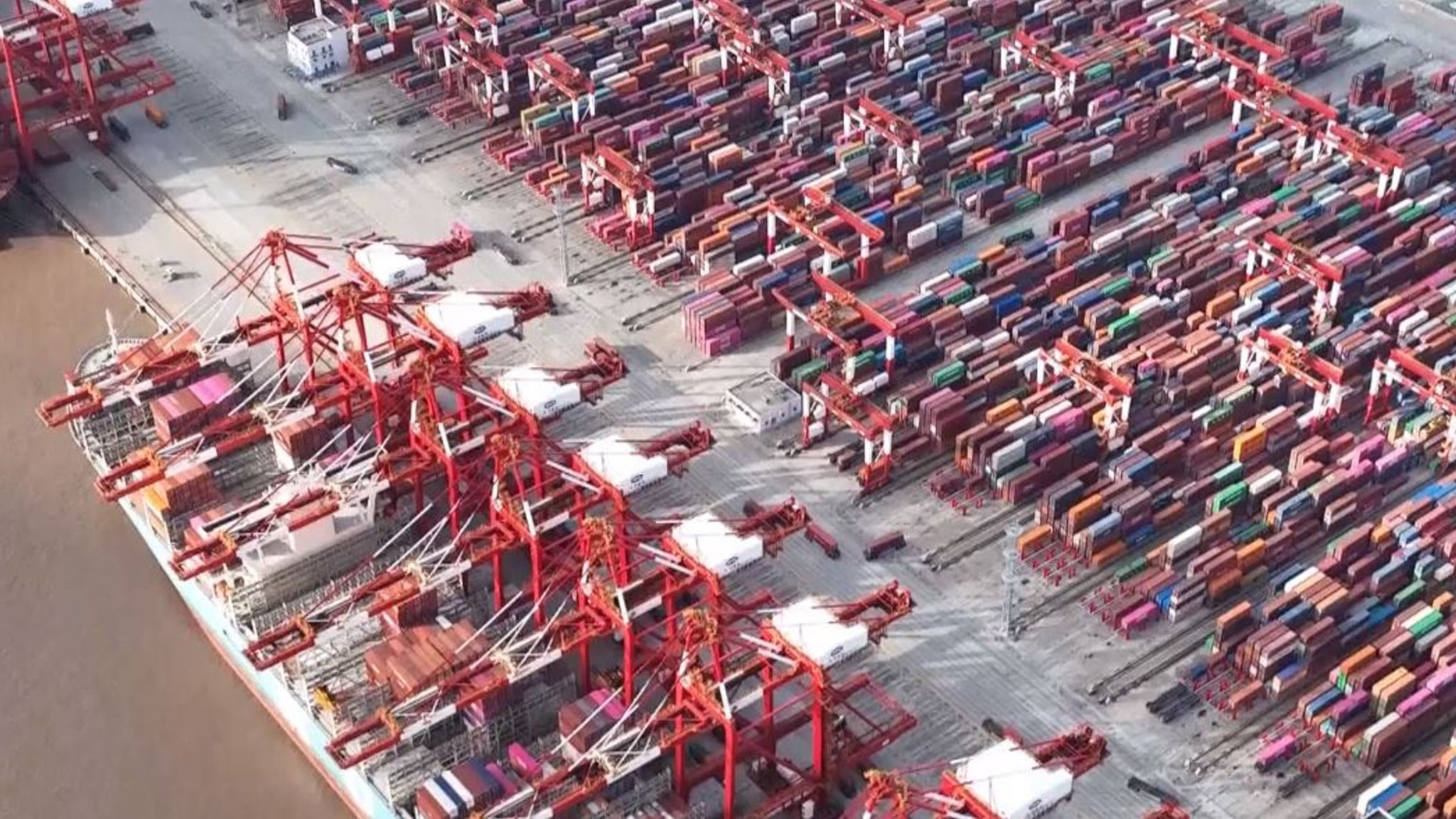 COVID-19: Extraordinary image shows heavy marine traffic around ...