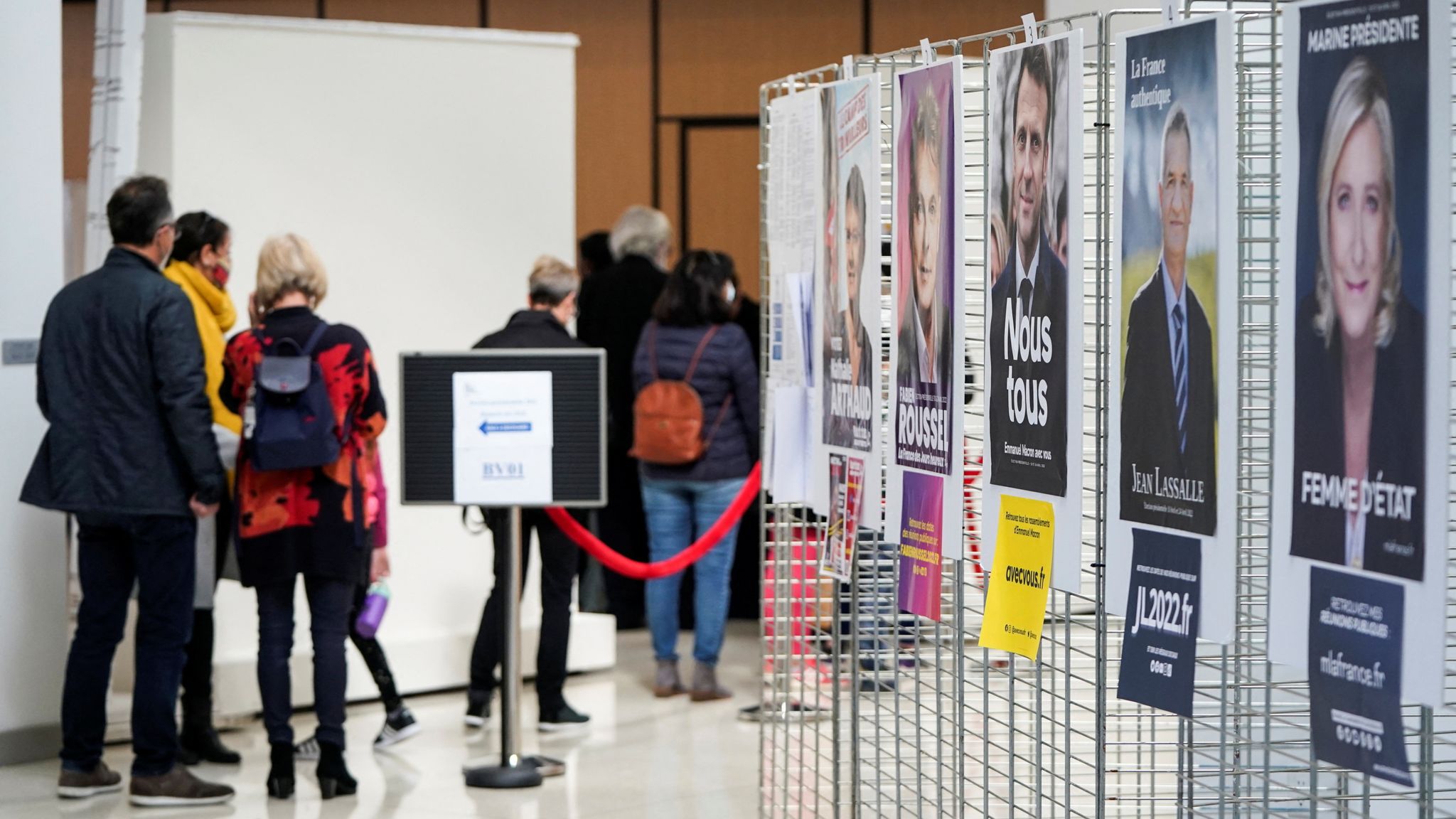 France presidential election: Emmanuel Macron faces far-right challenge ...