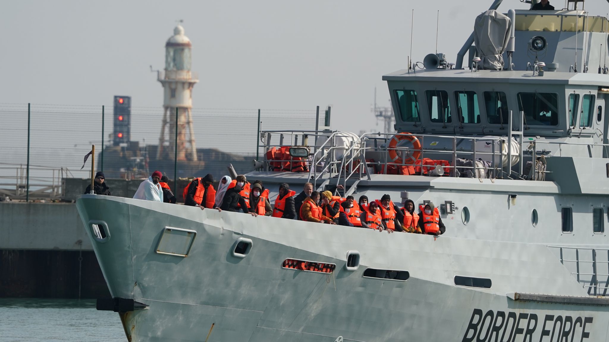 Migrant crossings: More than 5,000 people make journey across Channel ...