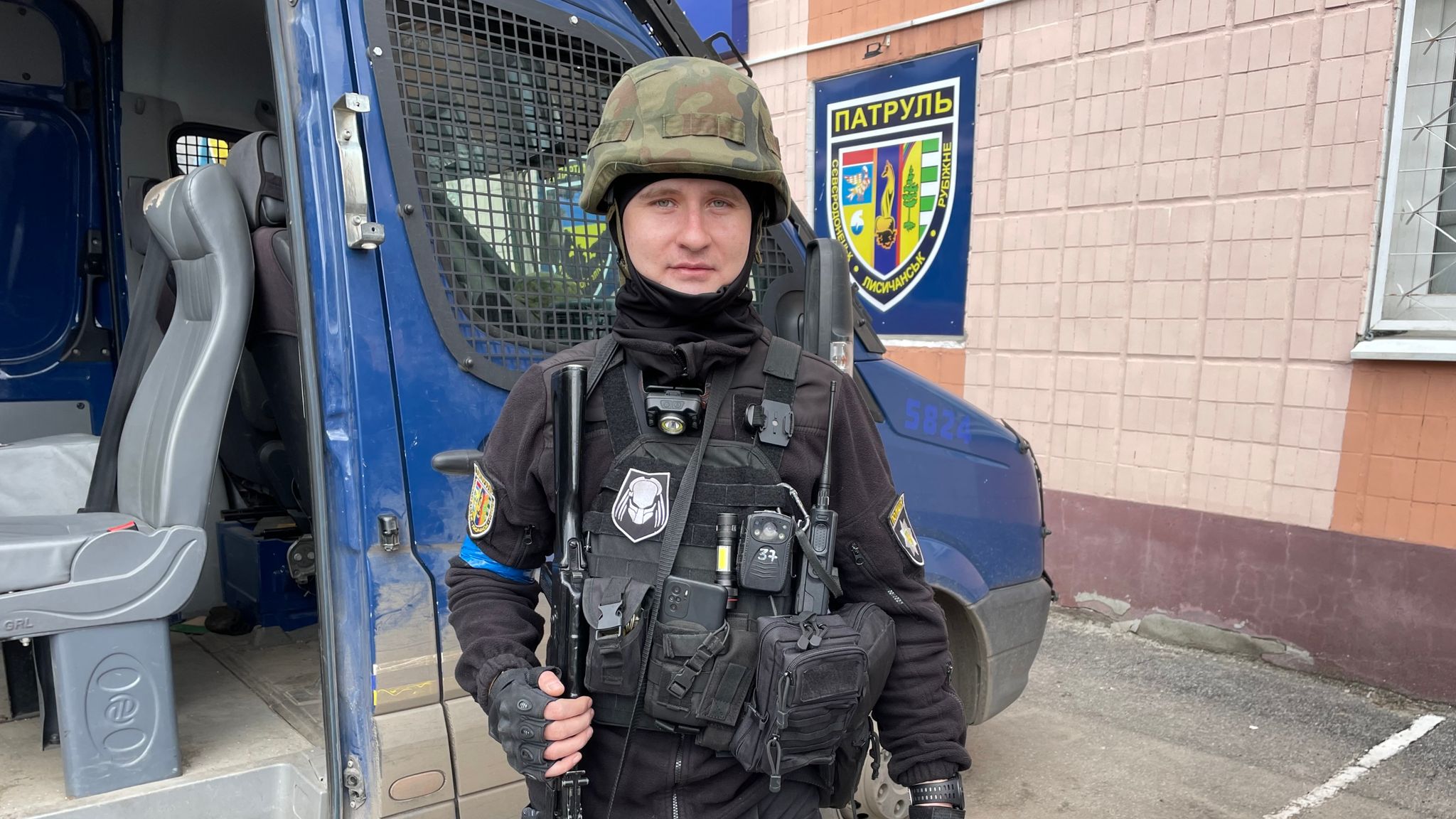 Ukraine war: Police team saving the lives of those hiding in bombed-out ...