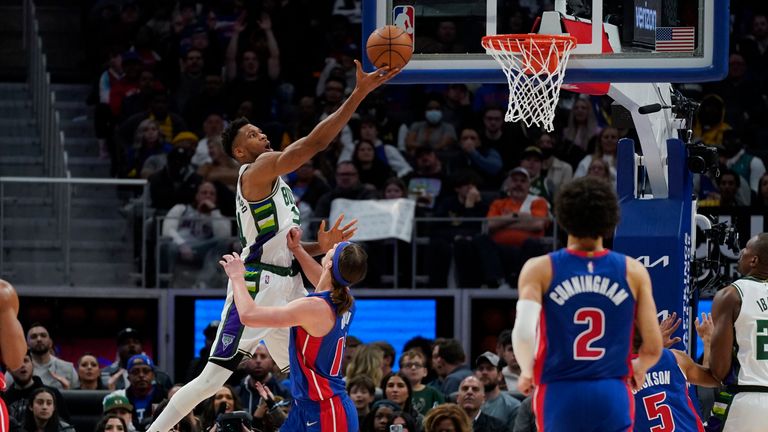 NBA Wk25: Milwaukee Bucks 131-101 Detroit Pistons | Video | Watch TV Show | Sky Sports