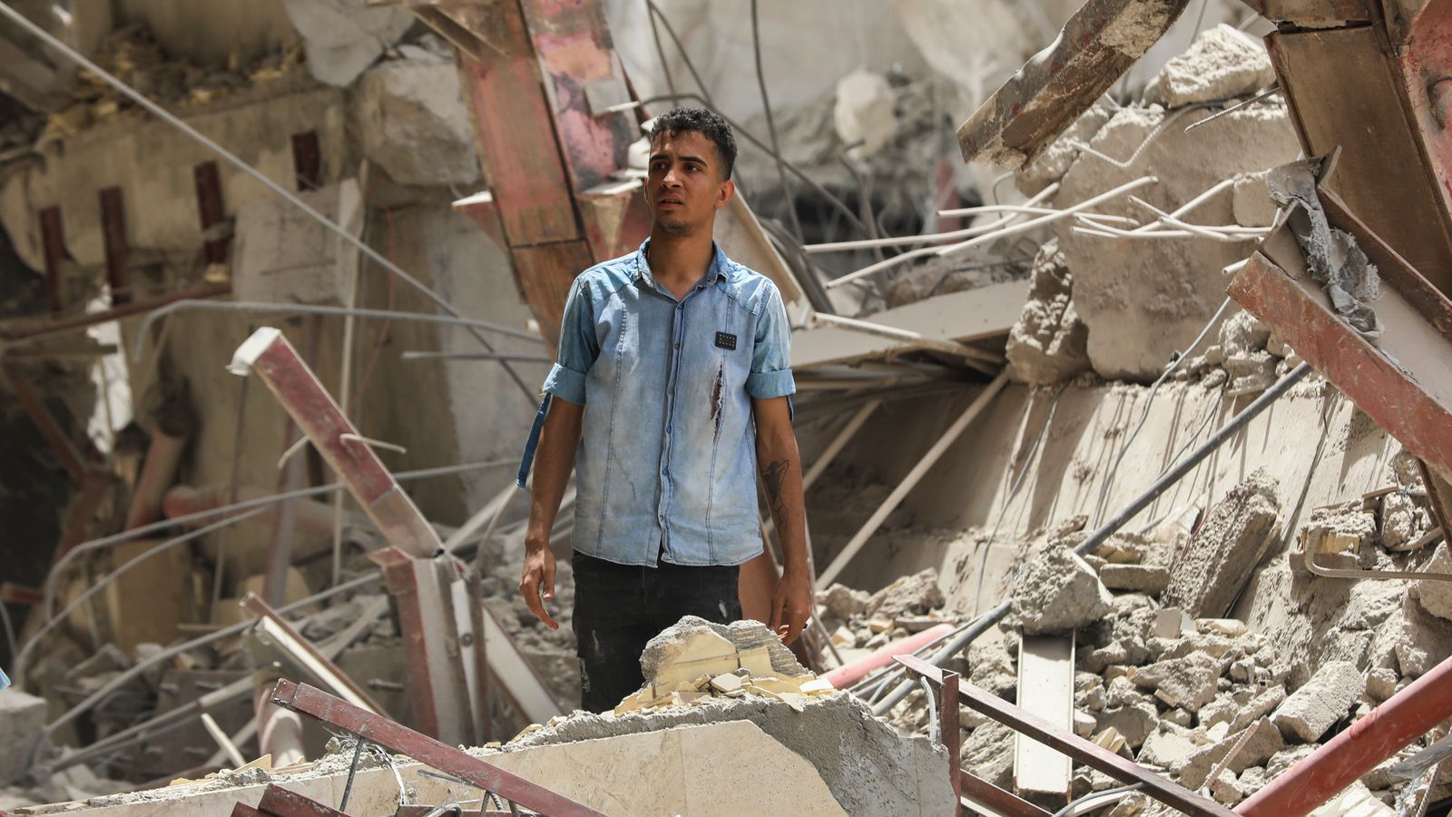 Protesters in Iran shout 'shameless' at Supreme Leader's emissary amid ...