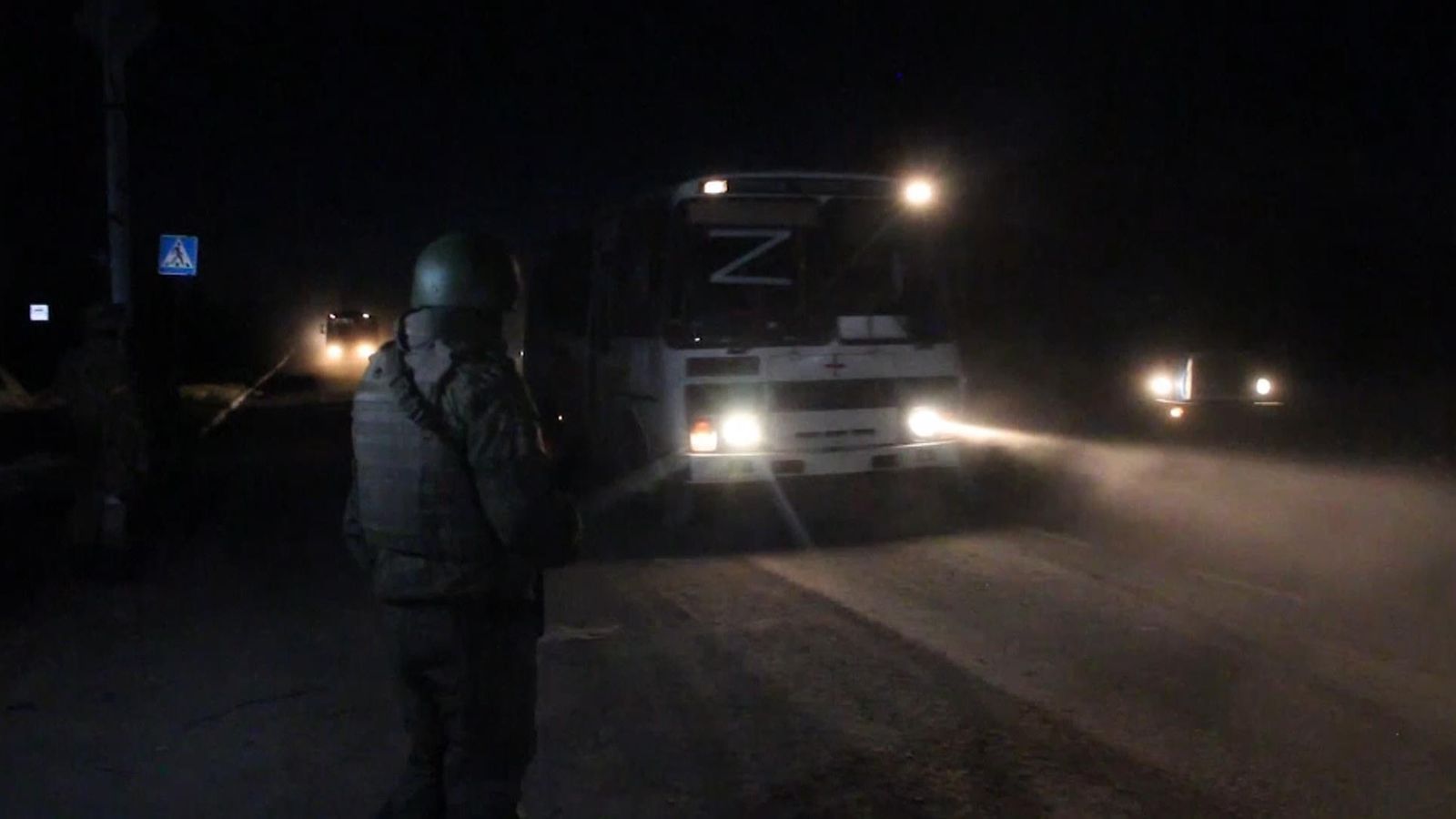 Ukraine war: Ukrainian soldiers leave Azovstal in convoy | World News ...
