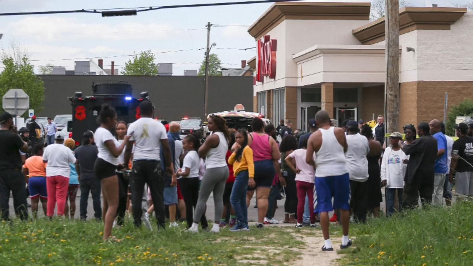 Buffalo attack: Gunman live-streamed 'racially-motivated' mass shooting ...