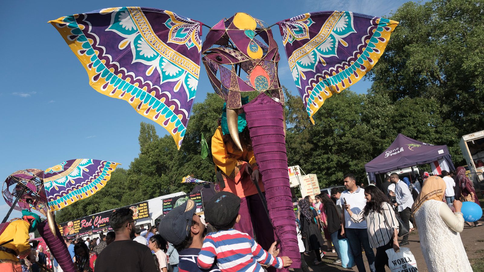 Queen's Platinum Jubilee pageant: Puppet corgis, Del Boy's car, Ed ...