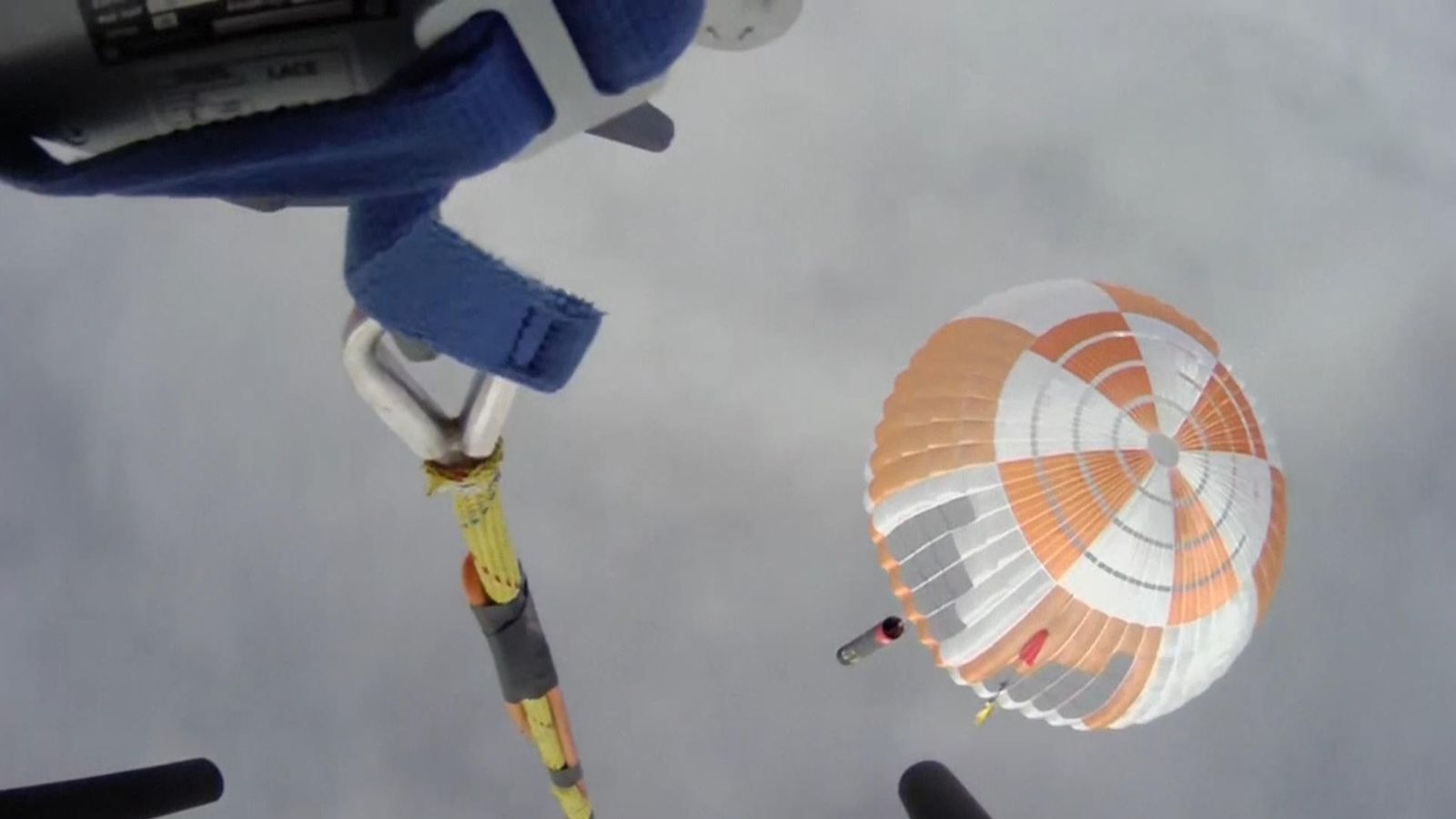 Helicopter 'catches' rocket in mid-air - but later drops it | Science ...