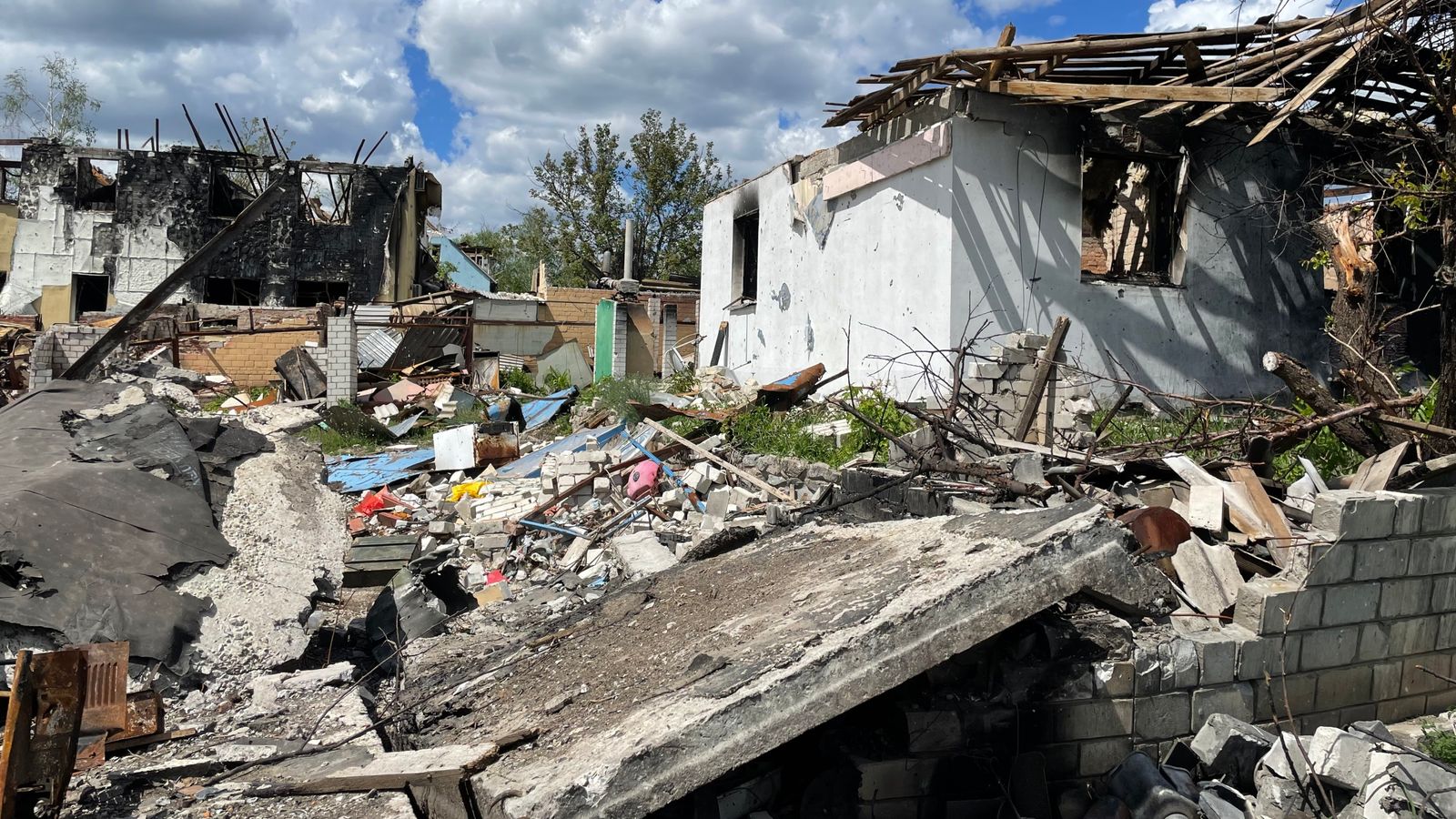 Ukraine war: Devastated rural village shows the battle for Kharkiv may ...