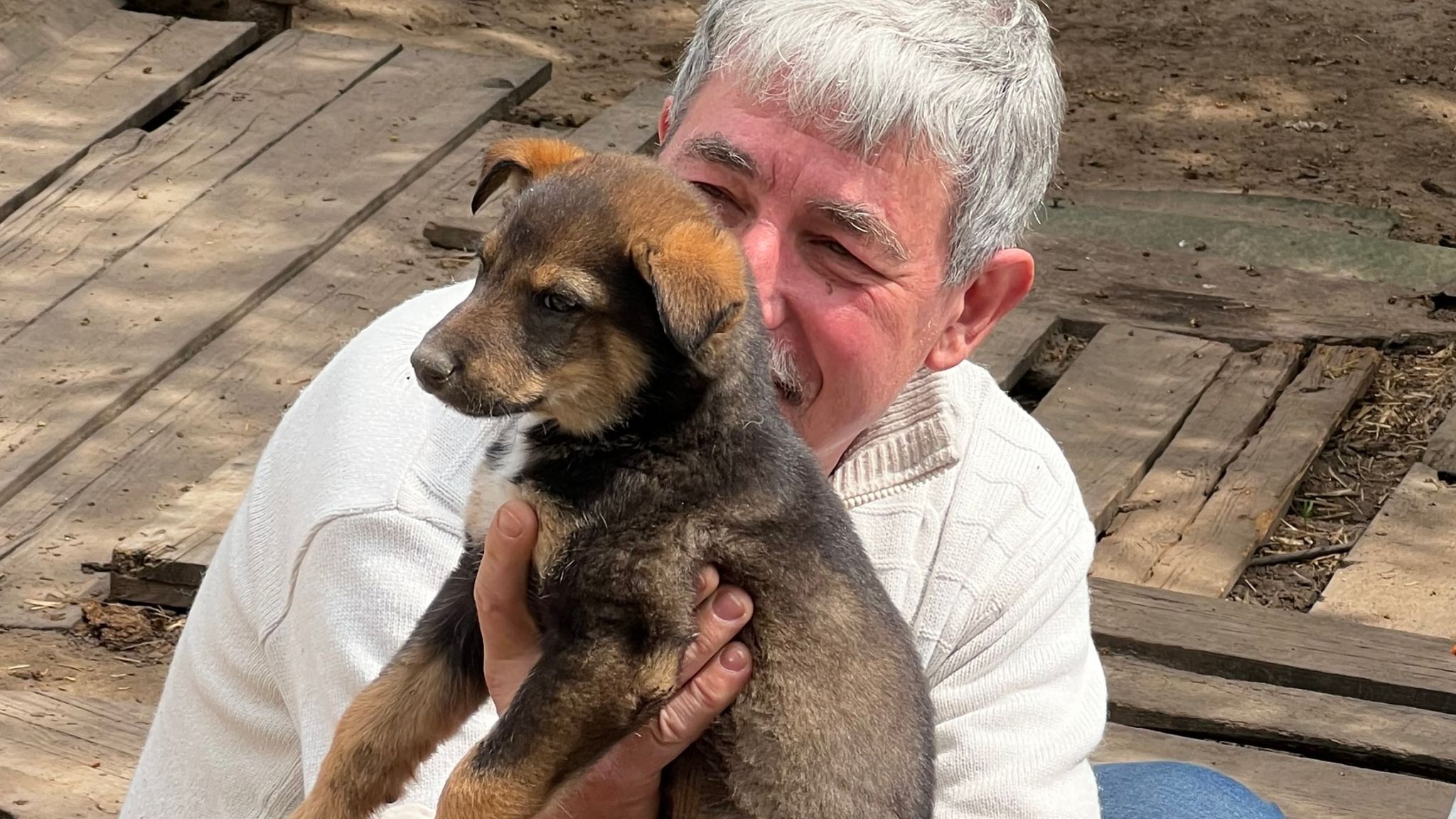 Ukraine war: Defying the Russian missile bombardment to care for 600 ...