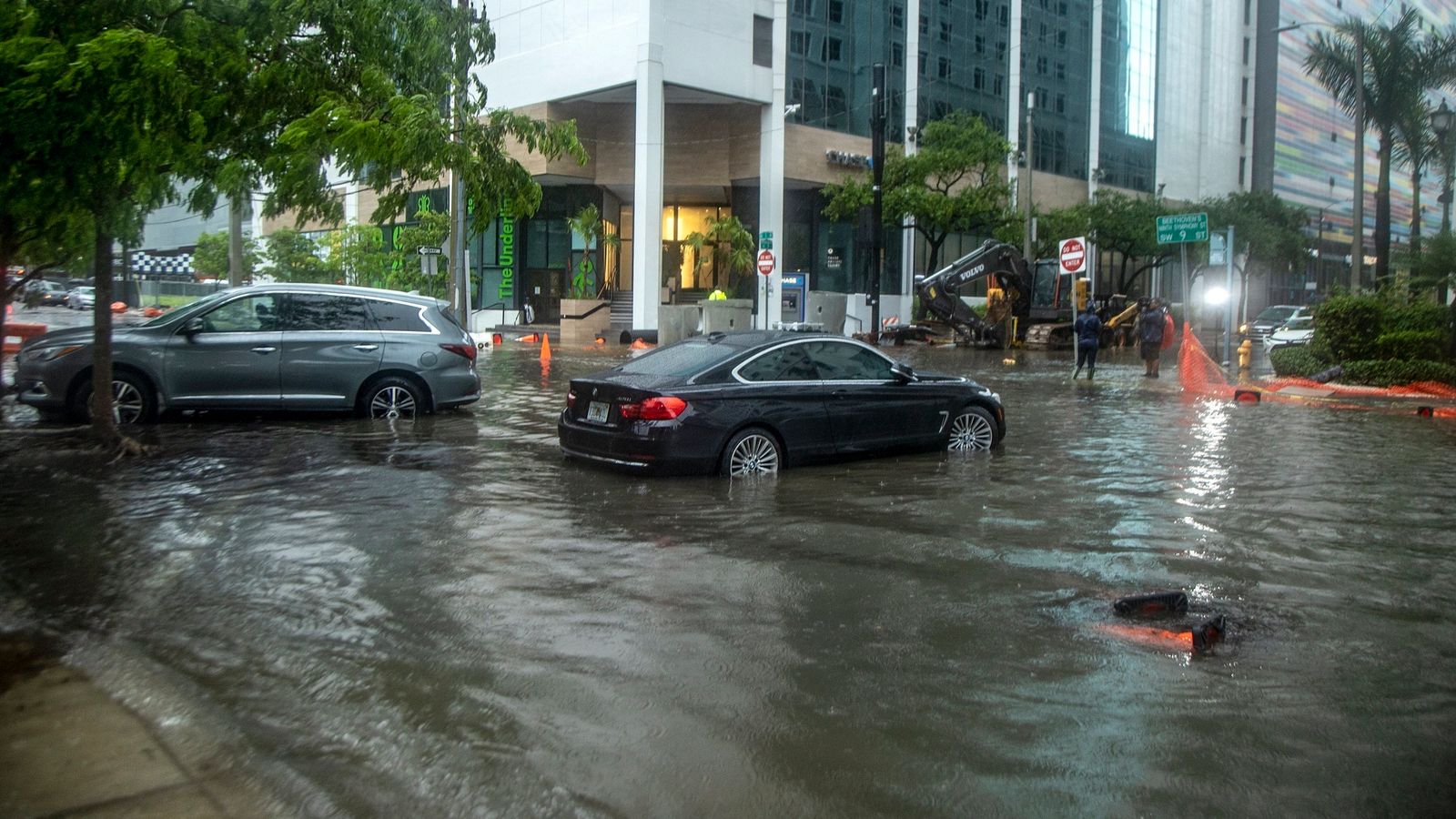Miami storm: Roads turn into rivers as 'life-threatening' storm hits ...
