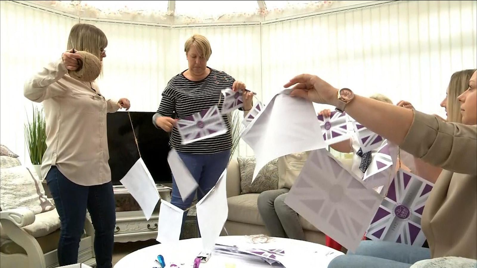 Platinum Jubilee: Street party organisers prepare for final day of ...