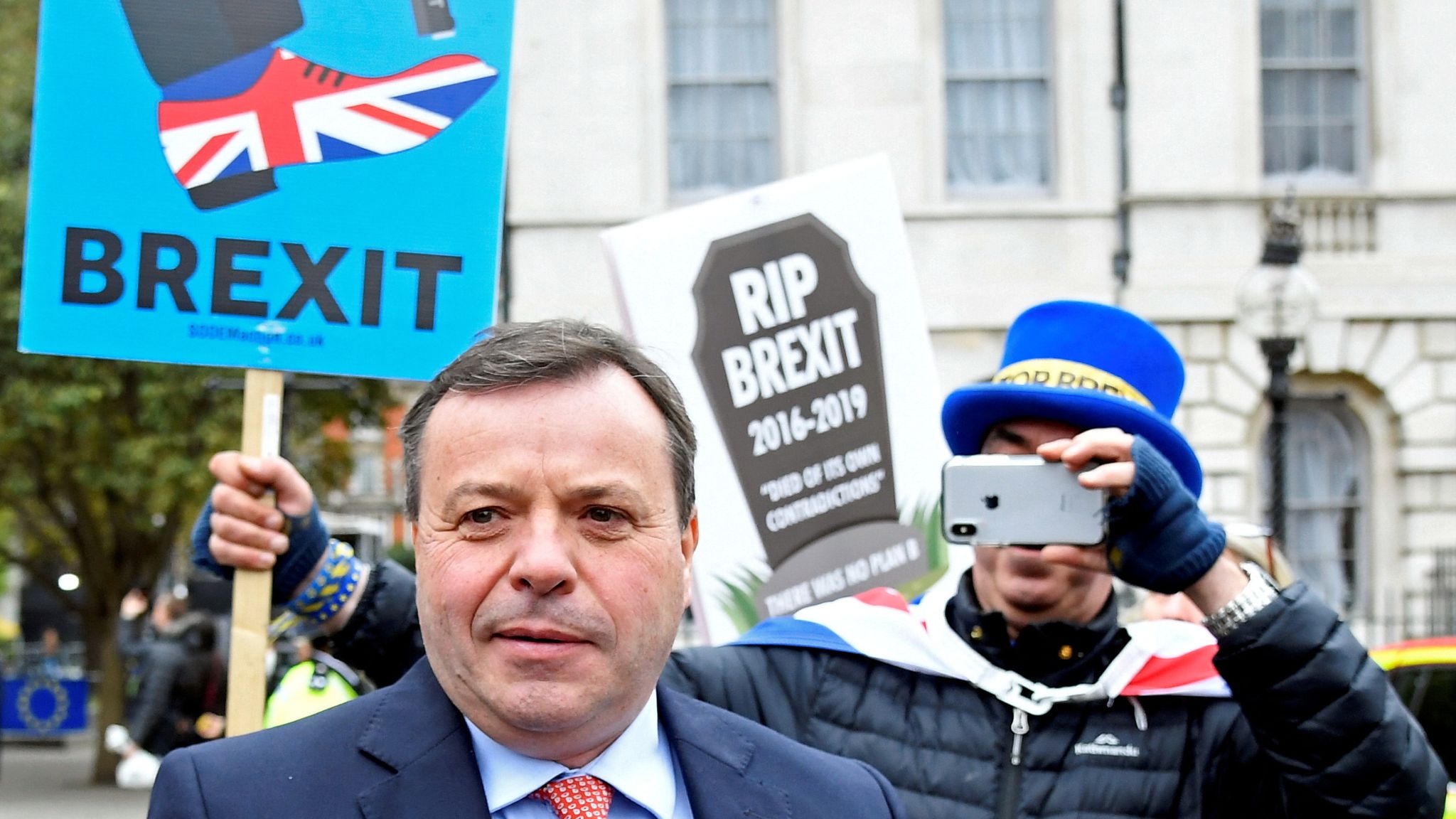 Arron Banks: Prominent Brexiteer says judge 'felt sorry' for journalist ...