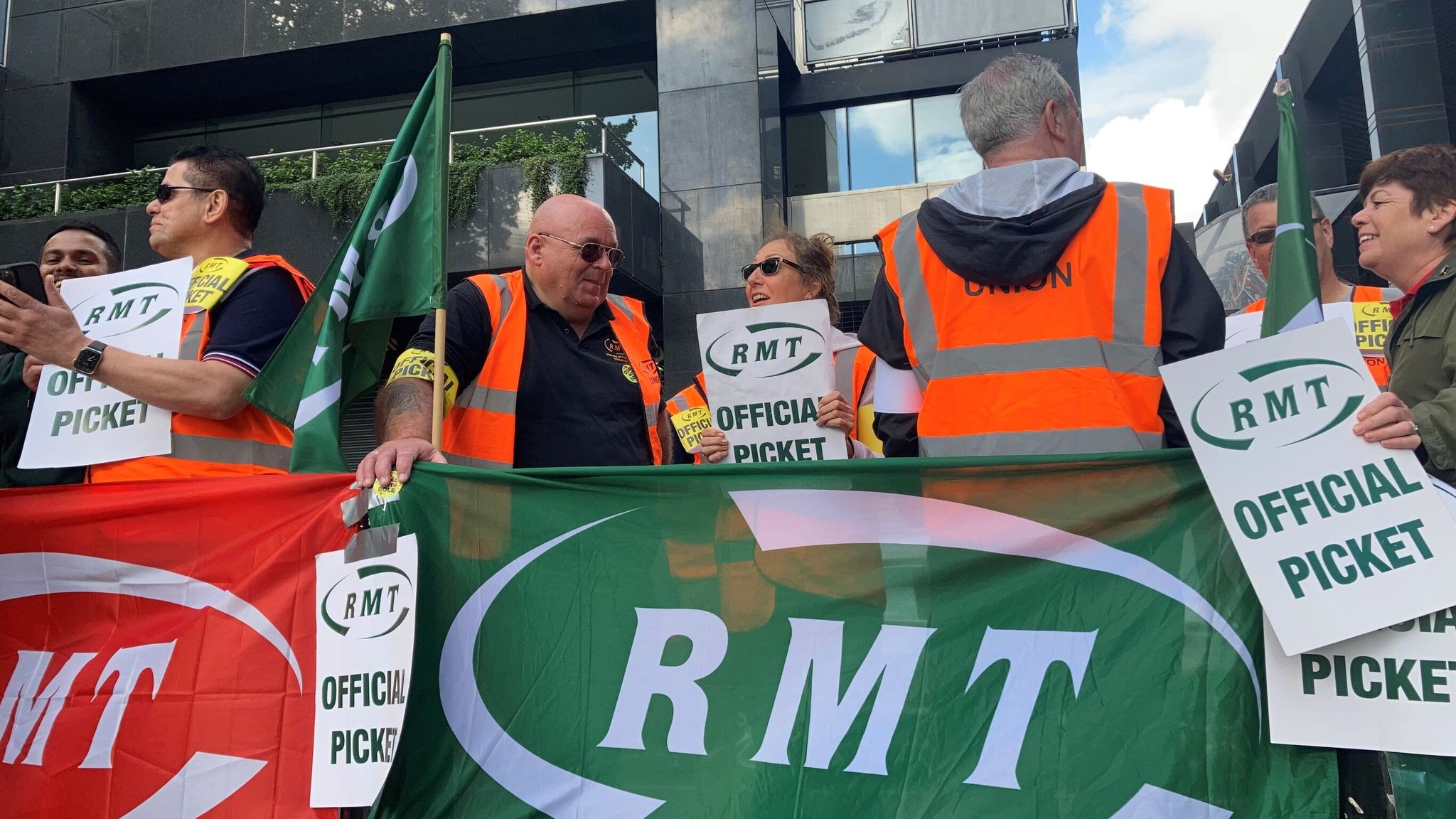 Crunch talks between RMT and Network Rail begin as union threatens ...