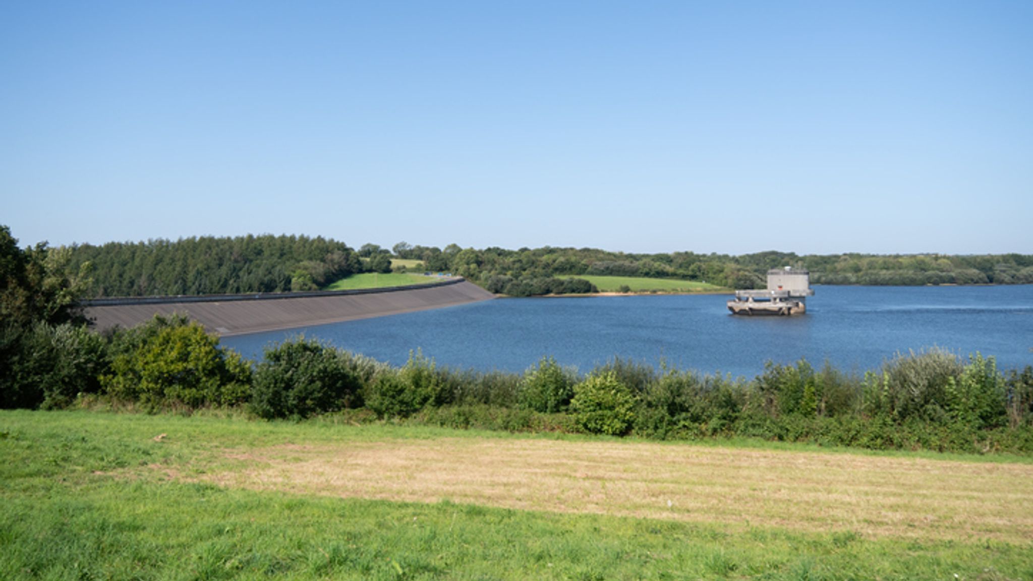 One person in critical condition after boat capsized in Roadford Lake ...