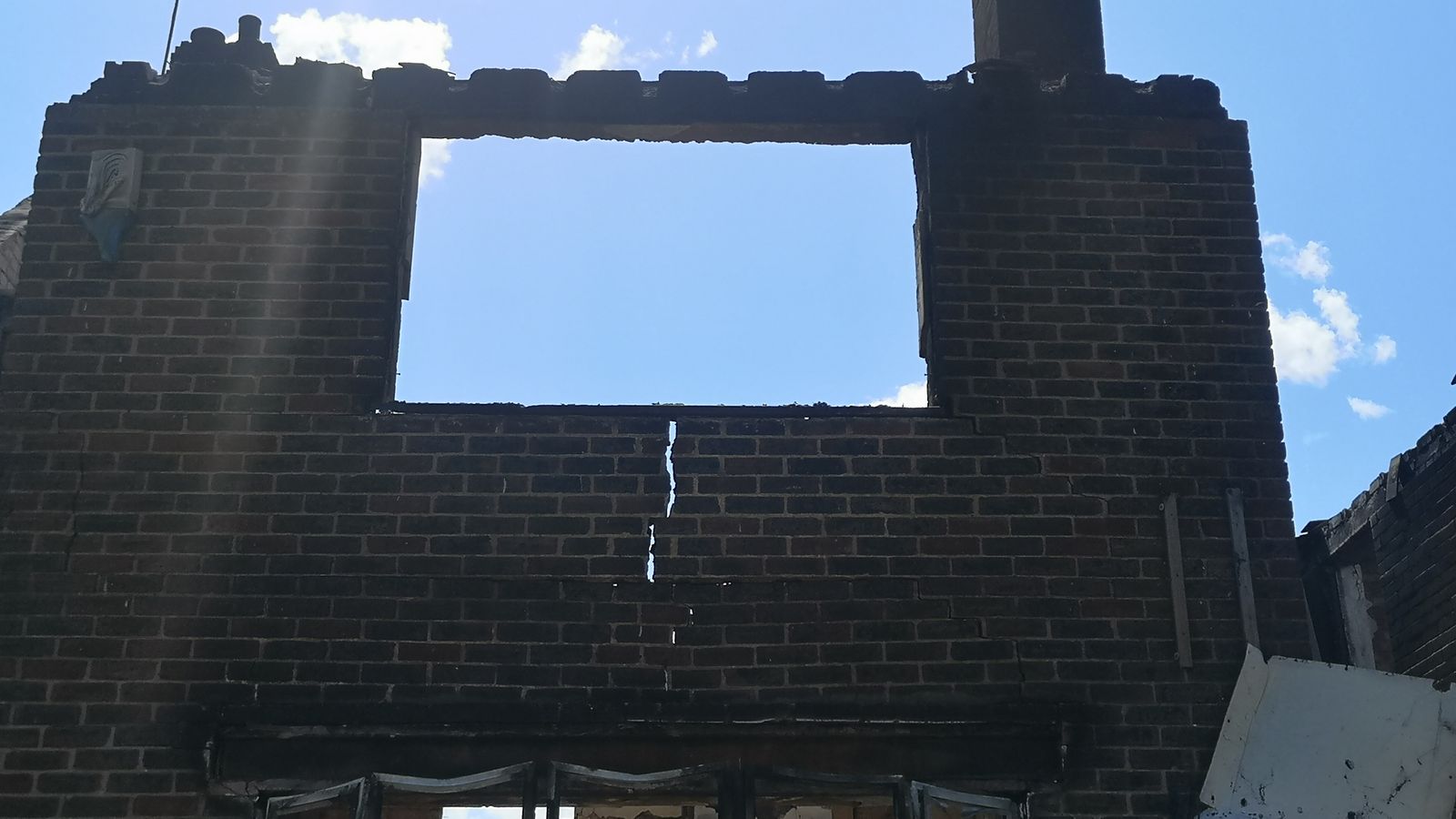 Blown-out windows, walls cracked in extreme heat: Images show rubble as ...