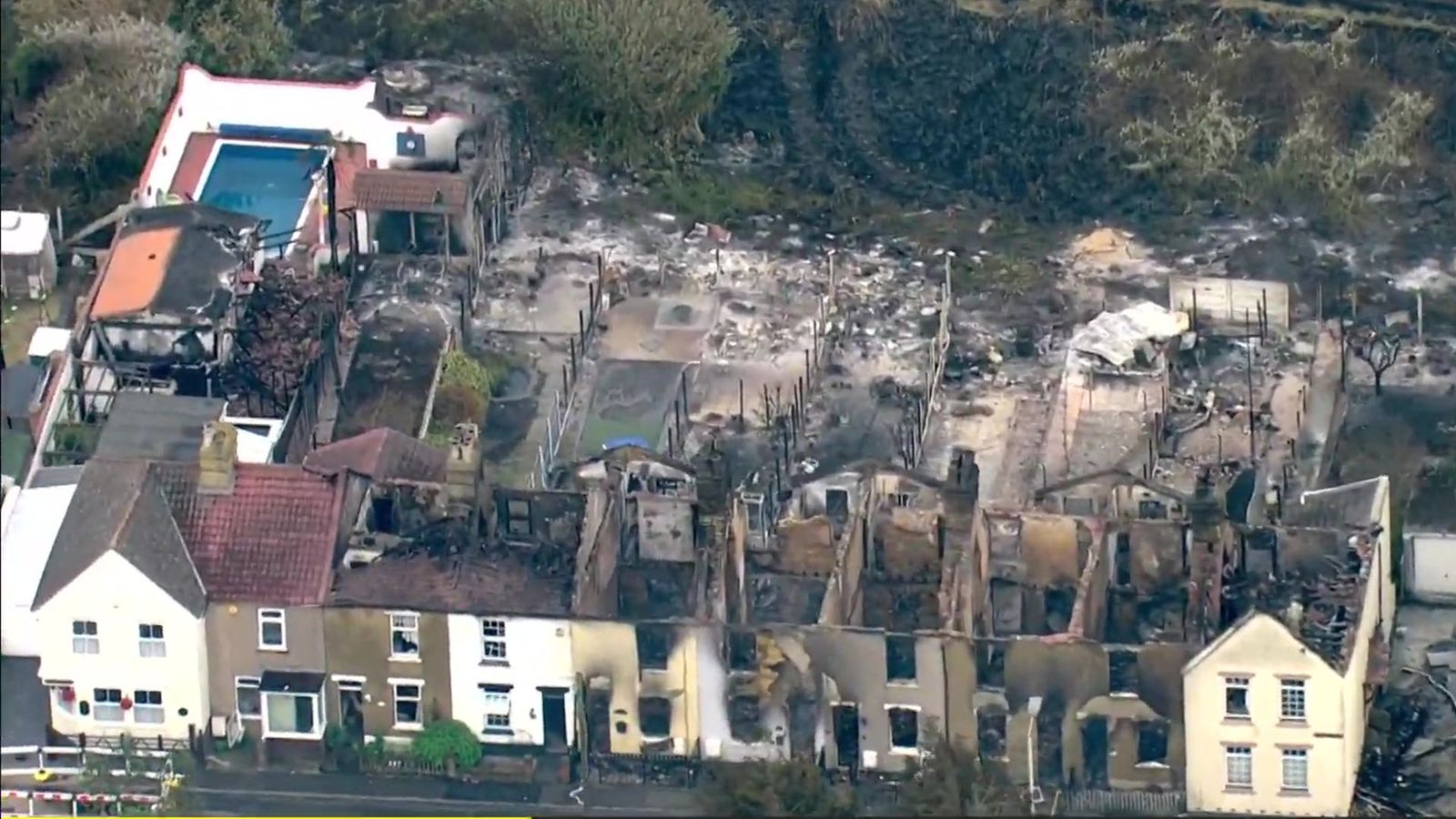 Heatwave fires break out in Wennington | News UK Video News | Sky News