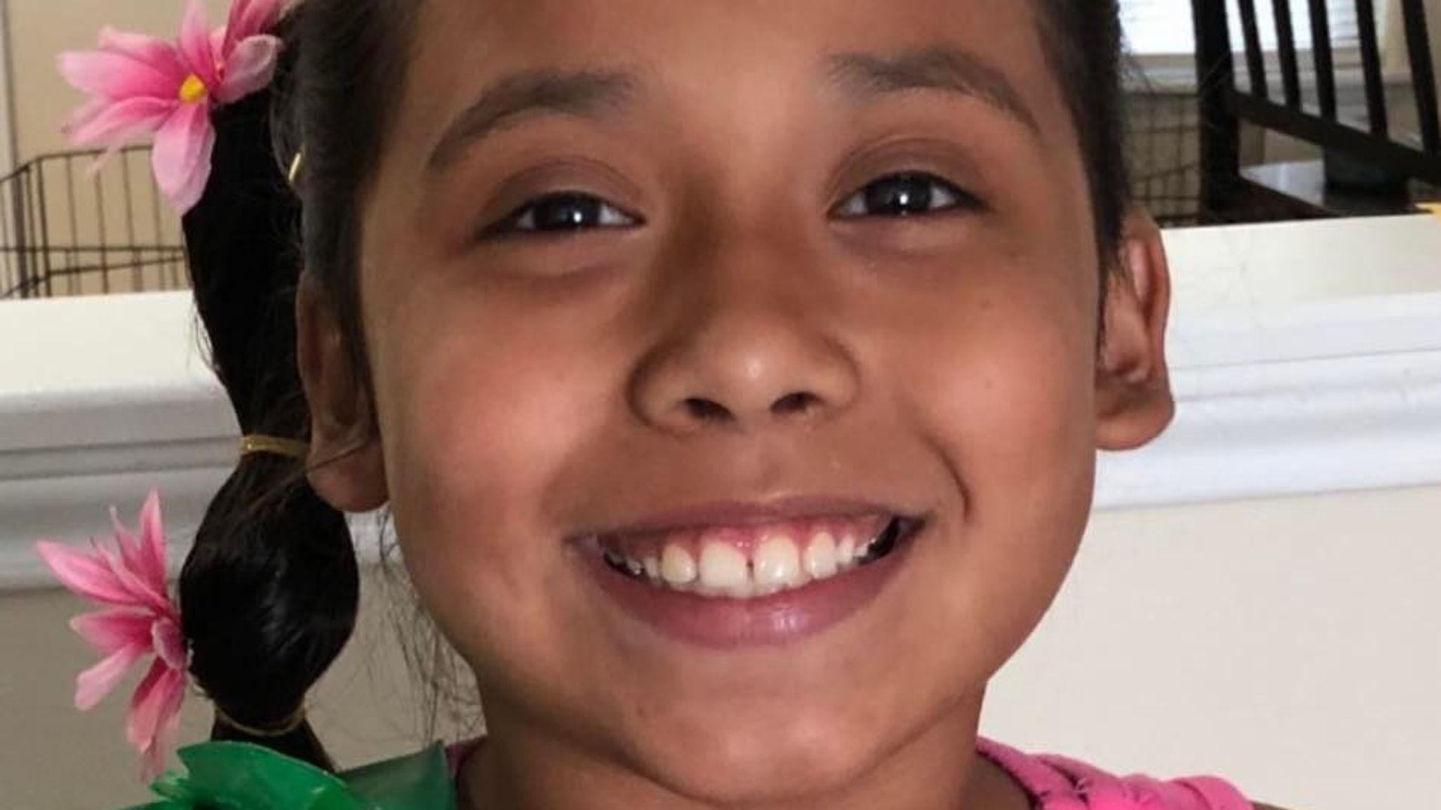 Uvalde families push for assault rifle ban as CCTV shows police waited ...