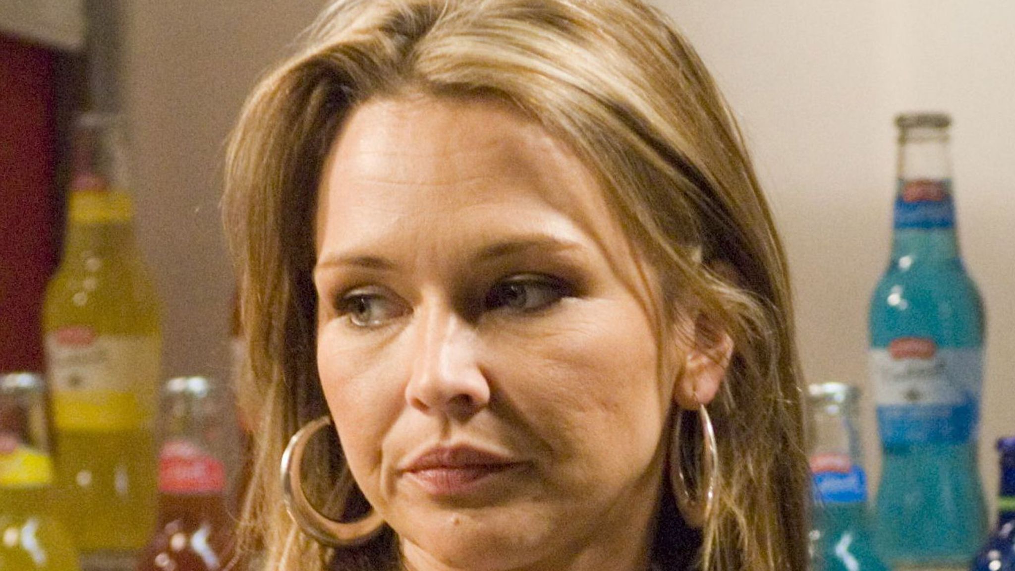 Margot Robbie and Delta Goodrem to return for Neighbours finale along ...