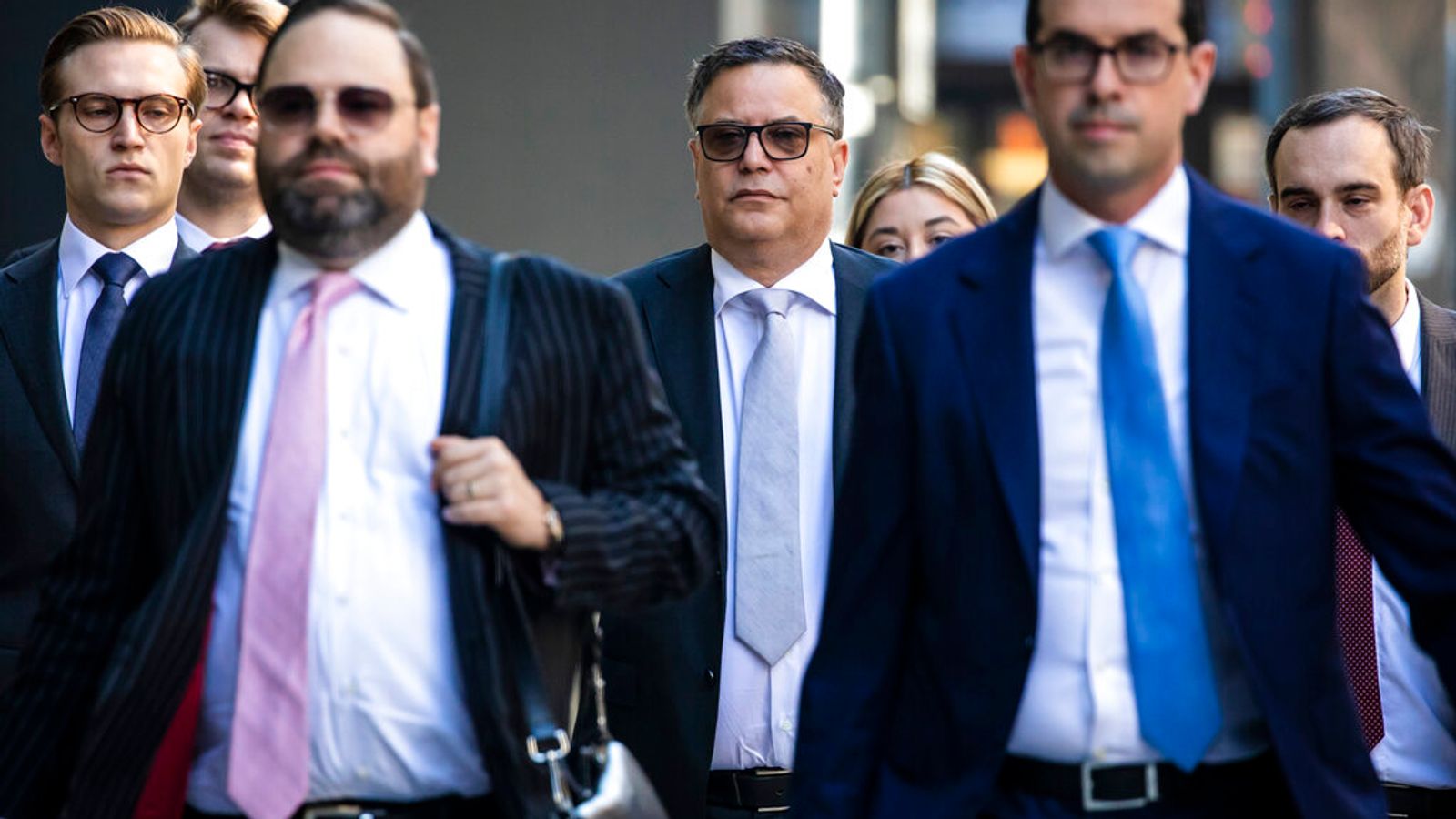 R Kelly's child pornography trial 'about his dark and hidden side ...