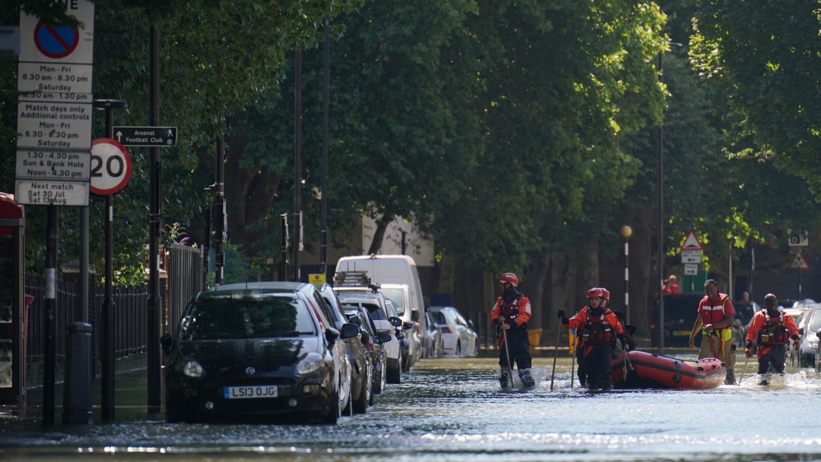 Burst water main causes 4ft flood in London borough of Islington | UK ...