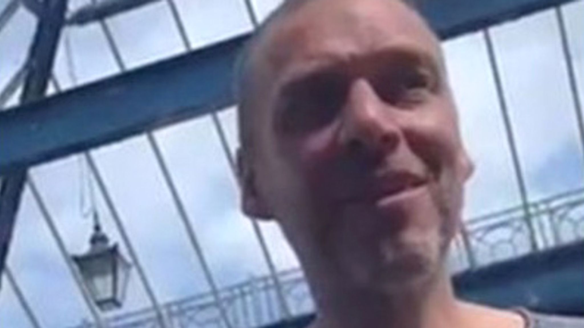 Convicted rapist Sean Phipps may be living 'off grid' after absconding ...