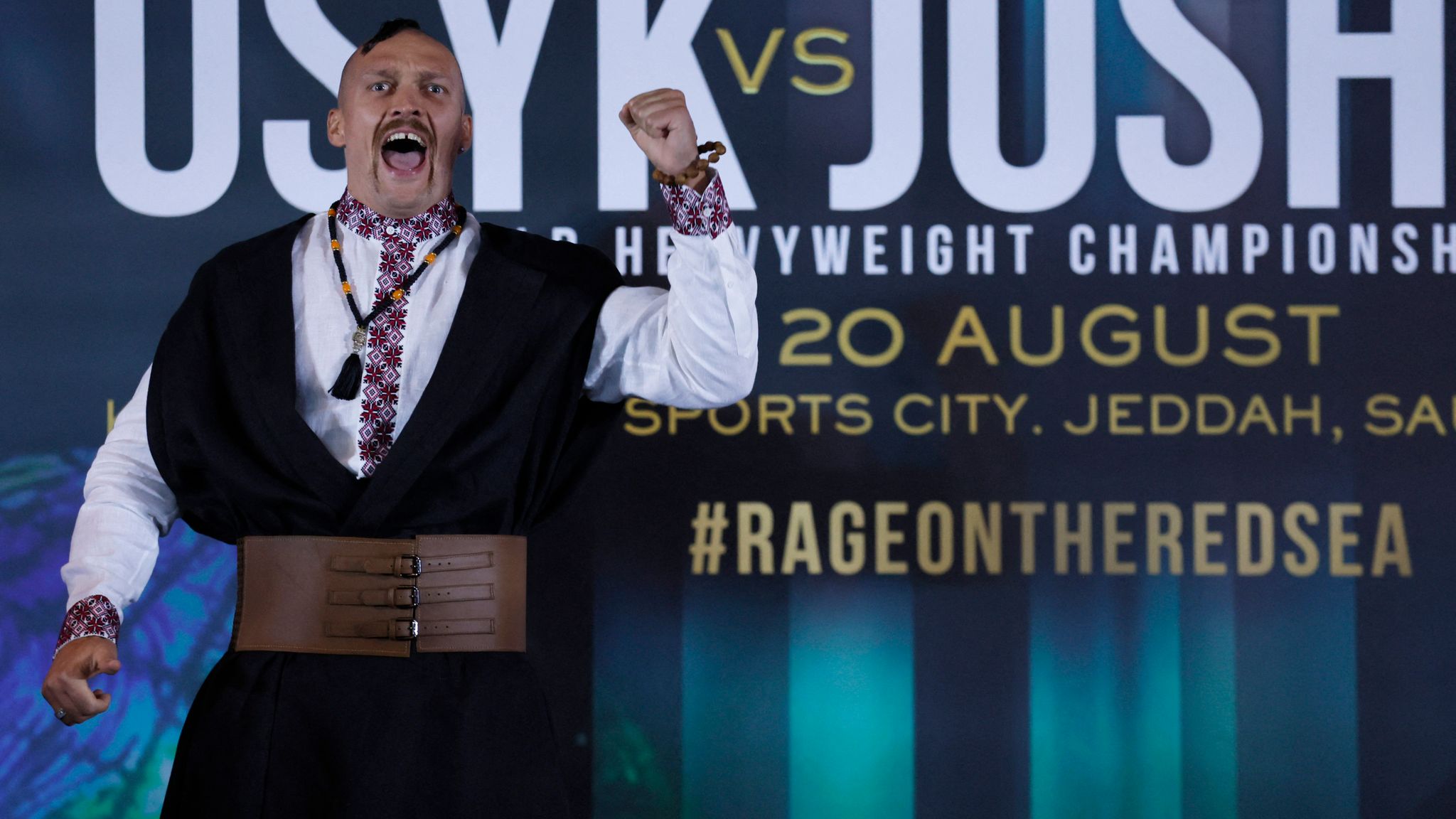 Who is Oleksandr Usyk, the 'strange one' who has defended his boxing ...