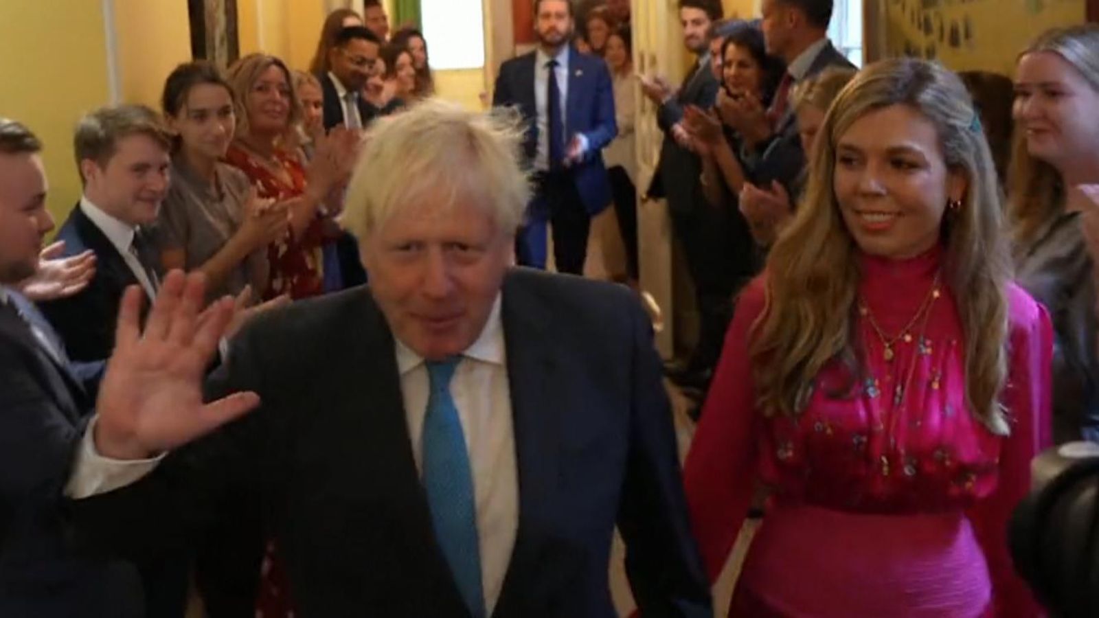 Boris Johnson applauded by Downing Street staff as he leaves office for ...
