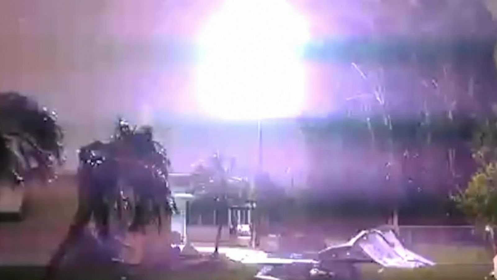 Tornado rips off roof and causes explosion in Florida | US News | Sky News