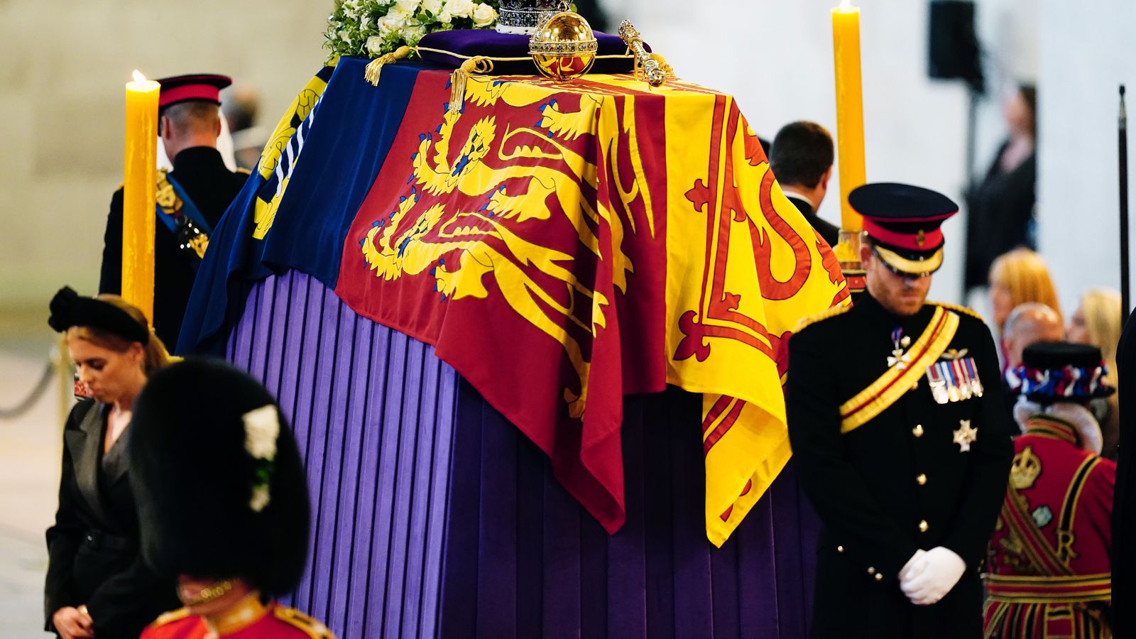 Harry in uniform at vigil for Queen | News UK Video News | Sky News