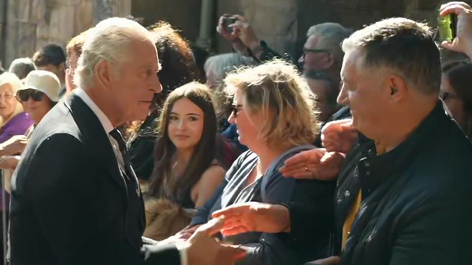 King leads procession behind Queen's coffin through Edinburgh | Scoop ...