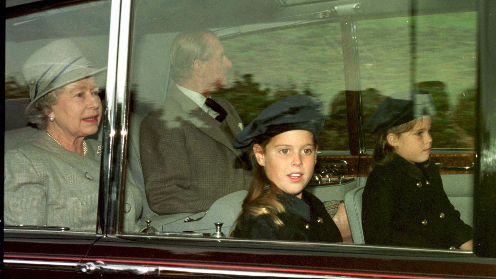Queen's death: Princesses Beatrice and Eugenie pay tribute to 'dear ...