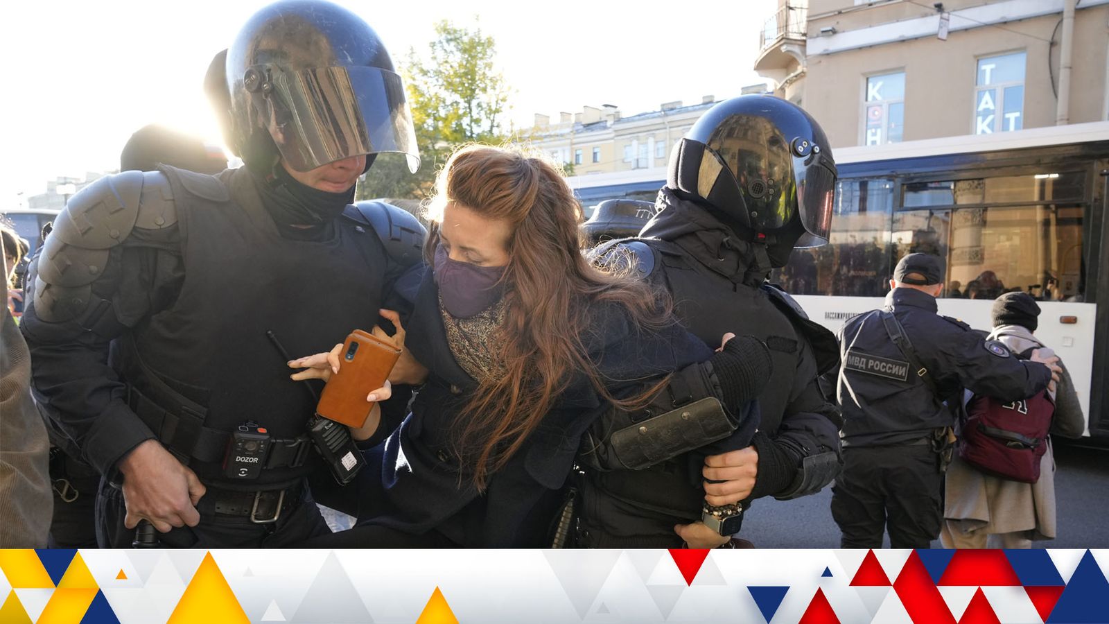 US would 'respond decisively' to nuclear weapon use in Ukraine; gunman ...