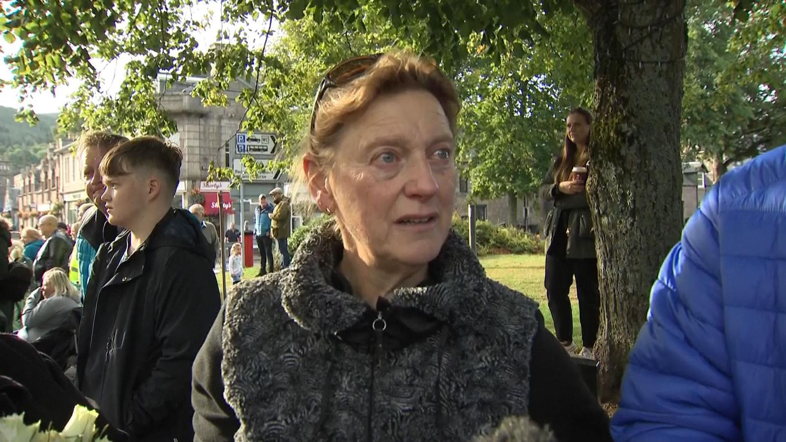 Queen dies: Tears from crowd member who travels for hours 'to be here ...