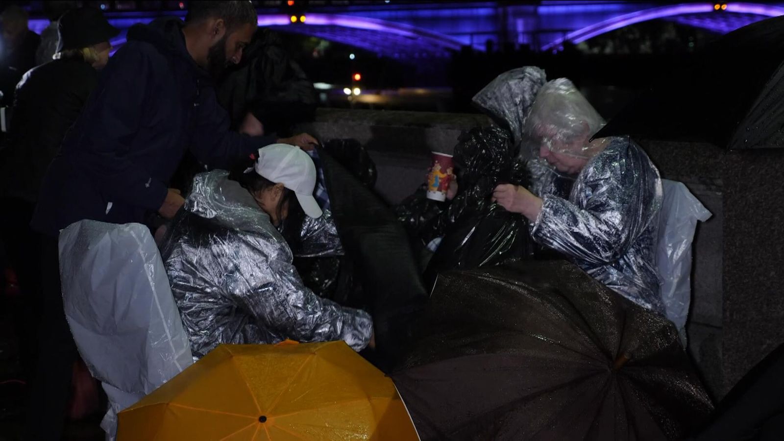 Up to 30-hour wait to see Queen lying in state | UK News | Sky News