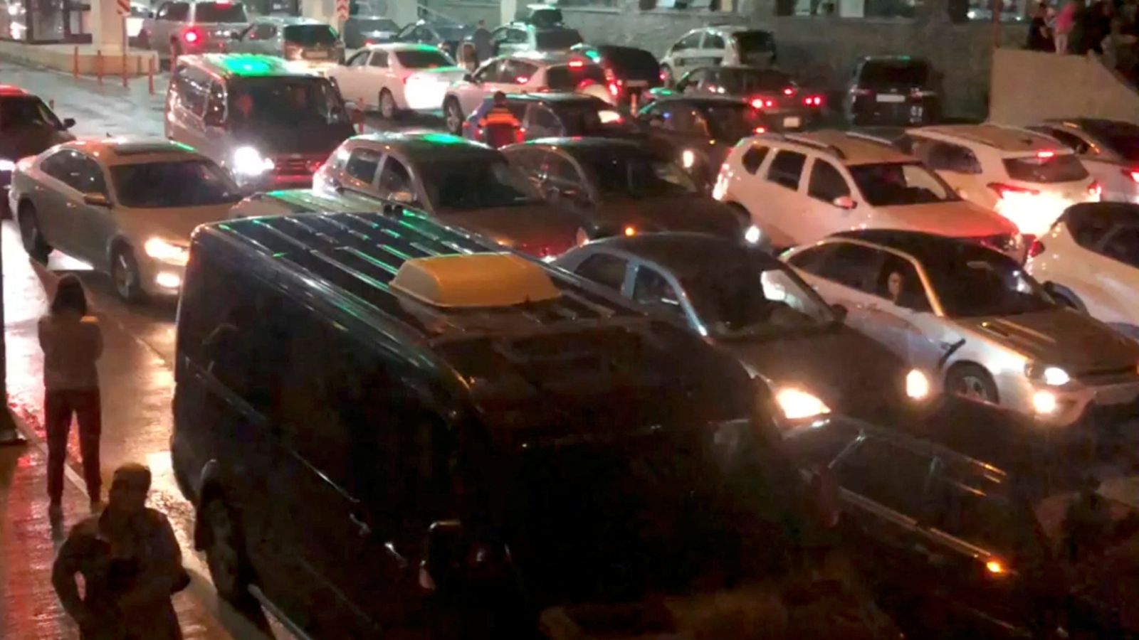 What's happening on Russia's borders as Russians flee the country over ...