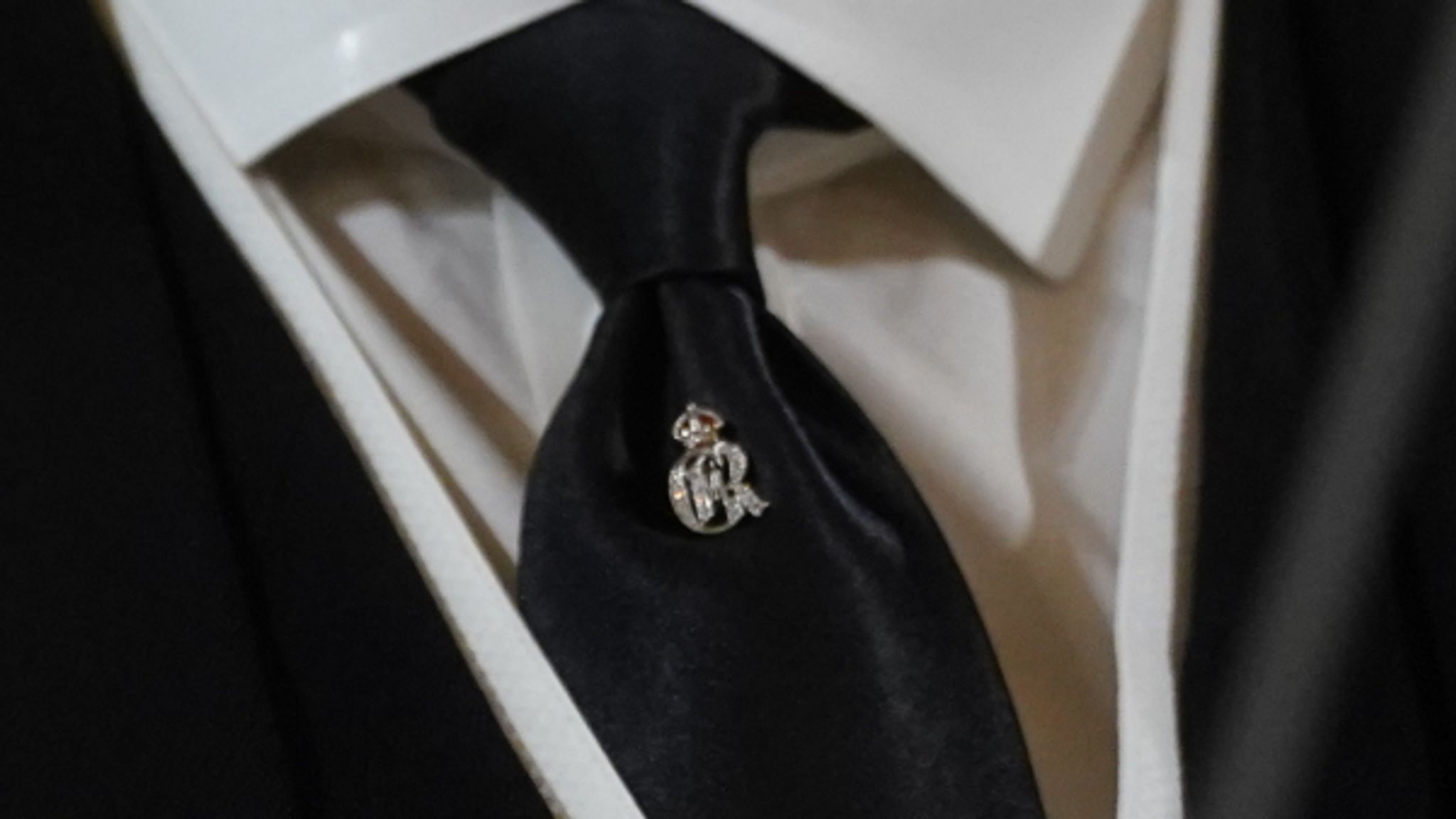 King Charles reveals new signature - and appears to show his royal ...