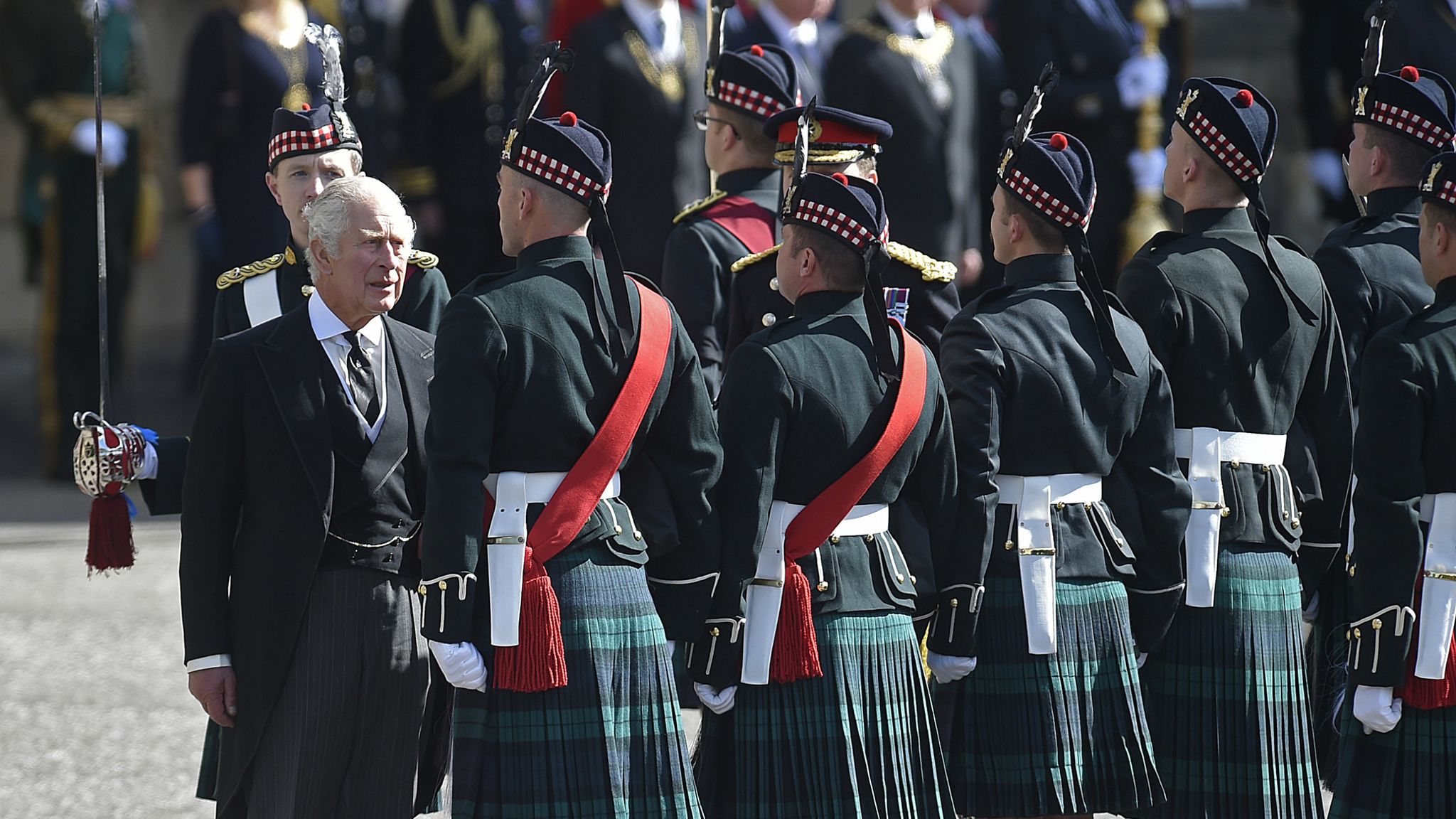 King leads procession behind Queen's coffin through Edinburgh | Scoop ...