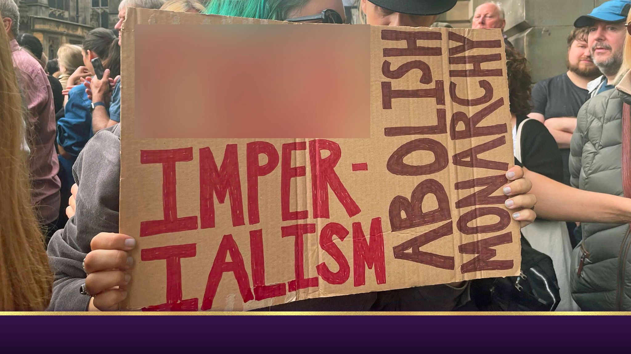 People against monarchy 'have right to protest', police say - after man ...