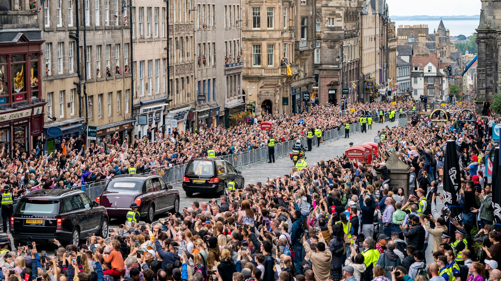 In pictures: Thousands line streets as Queen's 'last great journey ...