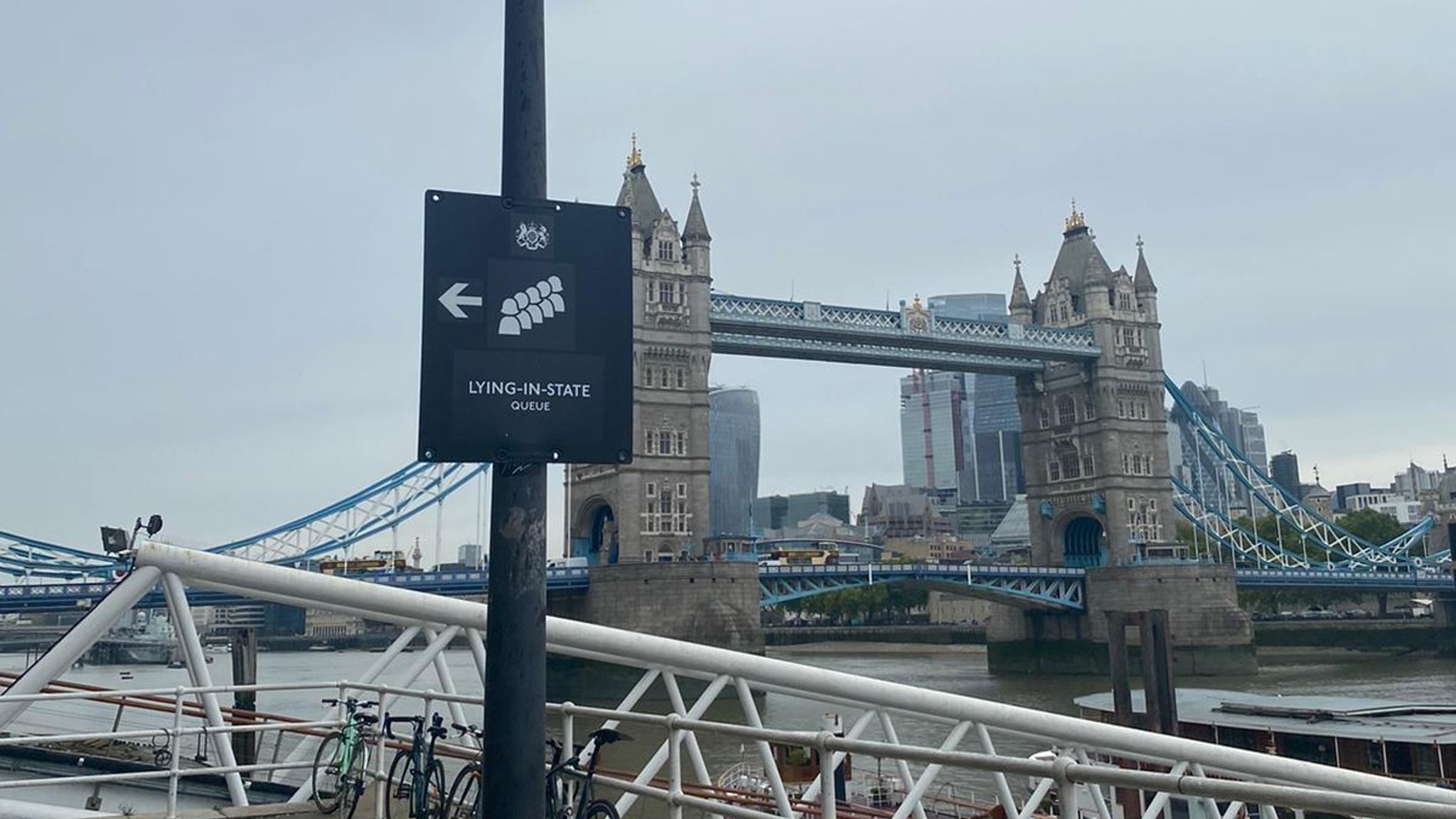 What you need to know if you plan on queuing to see the Queen lying in ...