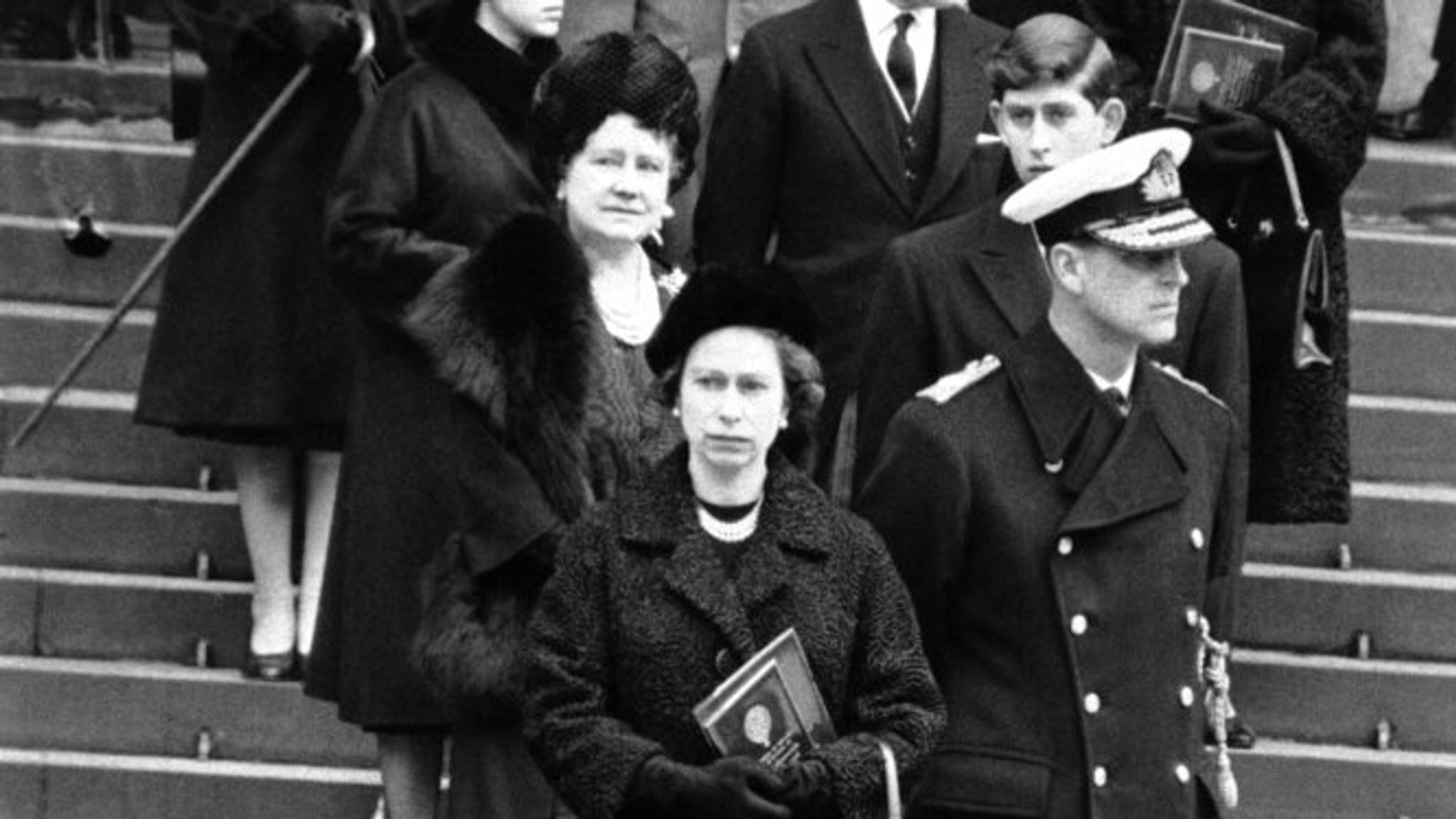 How the Queen requested Sir Winston Churchill to receive a full state ...