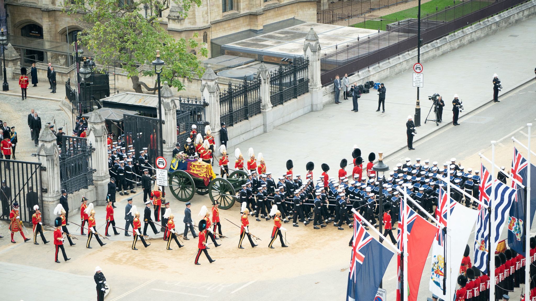 In pictures: Royals and foreign dignitaries together for Queen's ...